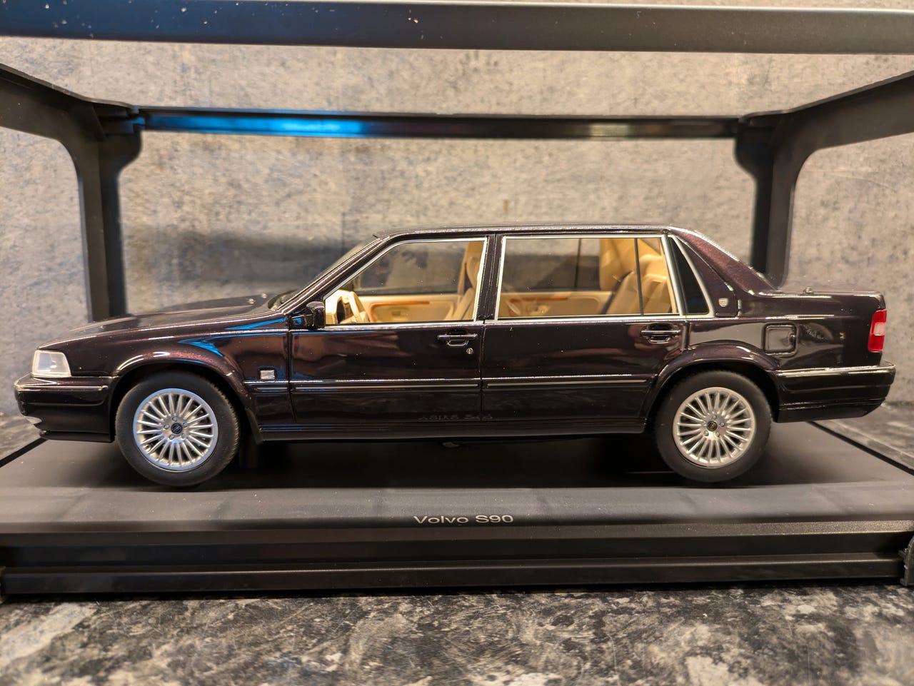 Volvo S90 - 1998 modell - Purple Blackberry - DNA Collectibles ...