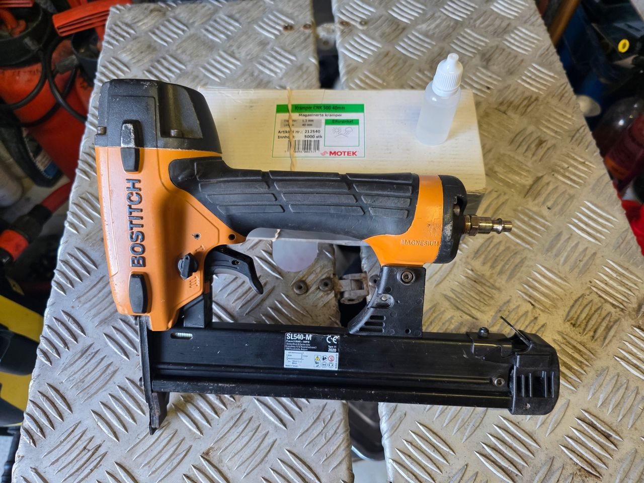 Bostitch krampepistol SL540 for 11mm kramper i lengder 15-40mm + 5000 ...