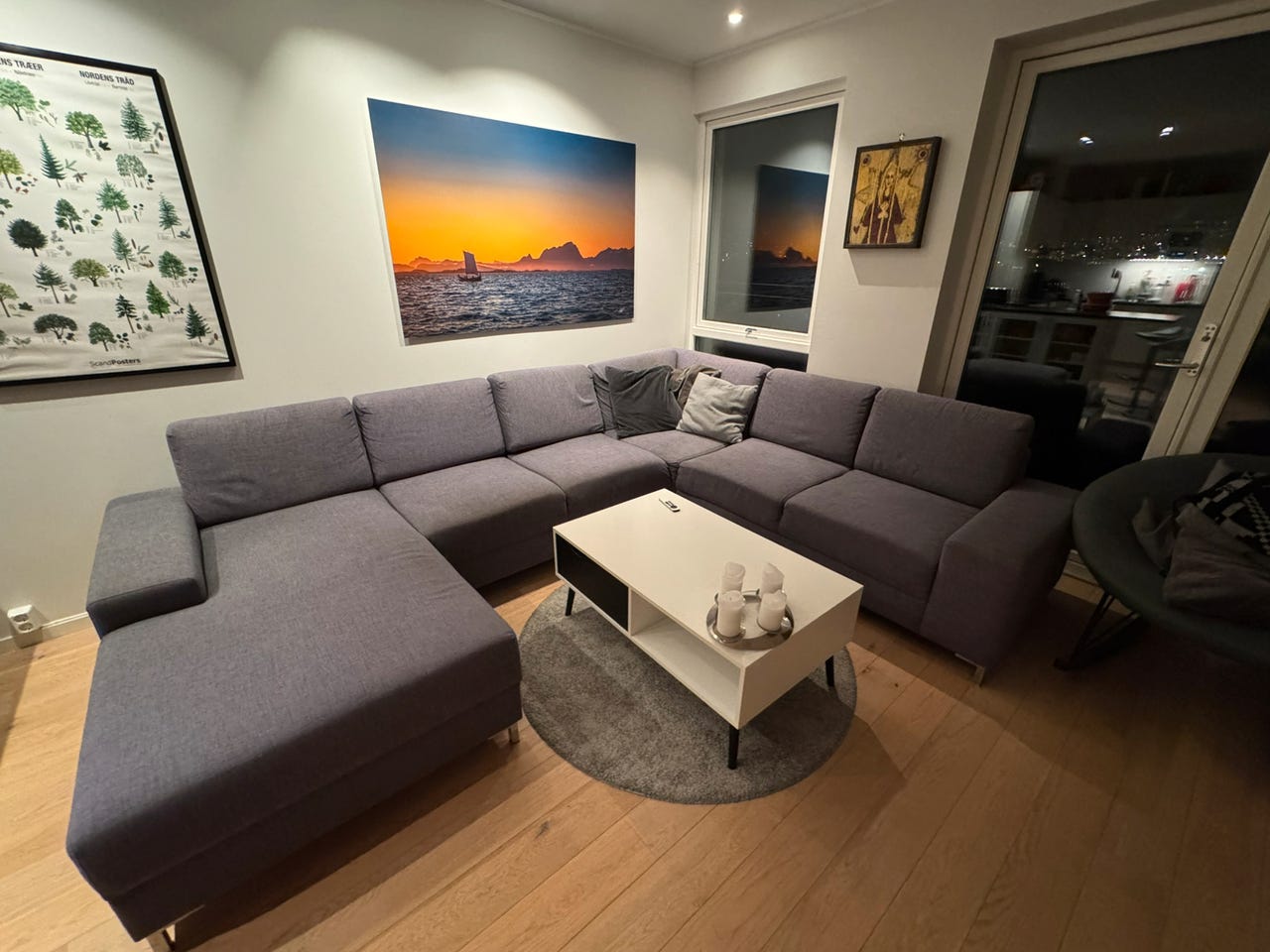 Stor sofa med 2 hjørner | FINN-torget