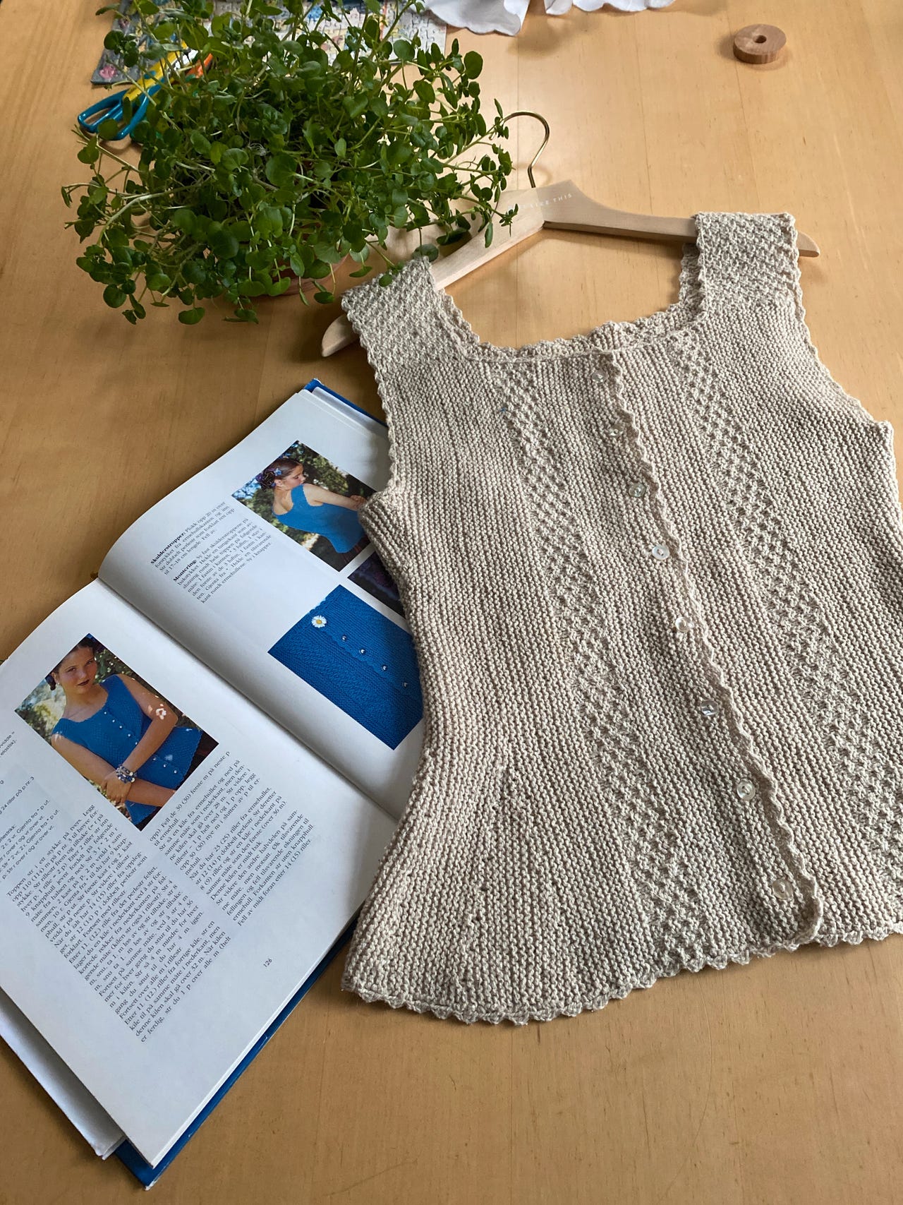 Strikket topp fra 'Dikt i masker' | FINN-torget