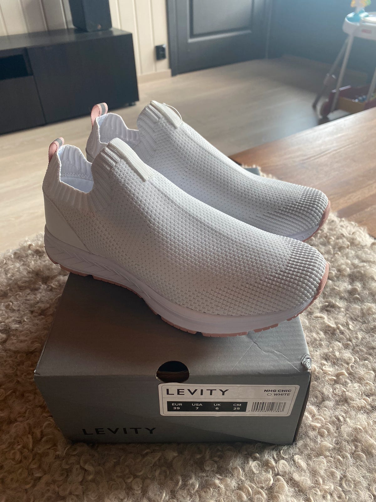 LEVITY sko str. 39 | FINN-torget