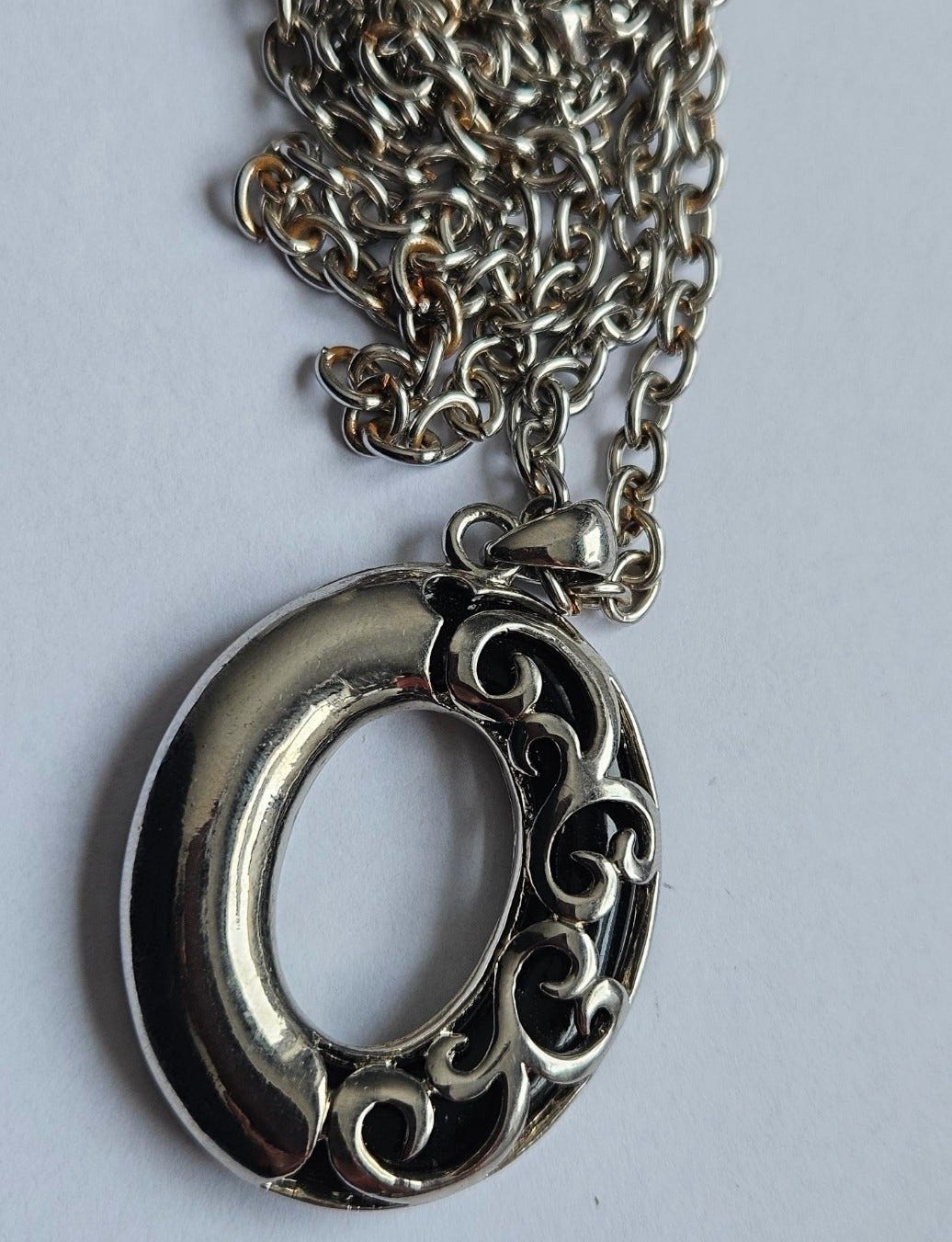 Utrolig fint smykke med stor anheng | FINN-torget