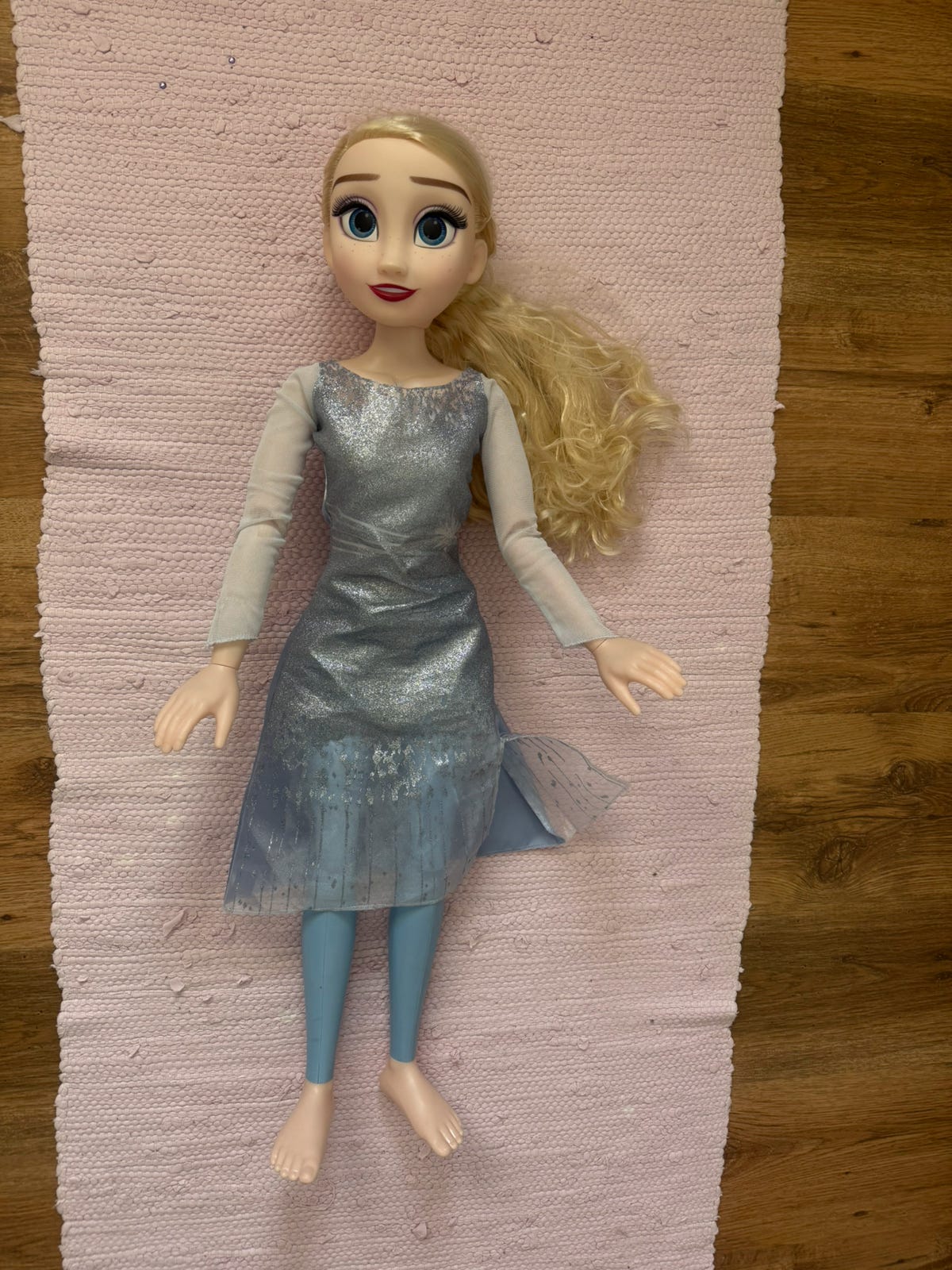 Stor Elsa dukke med lyd og lys! 81cm | FINN-torget