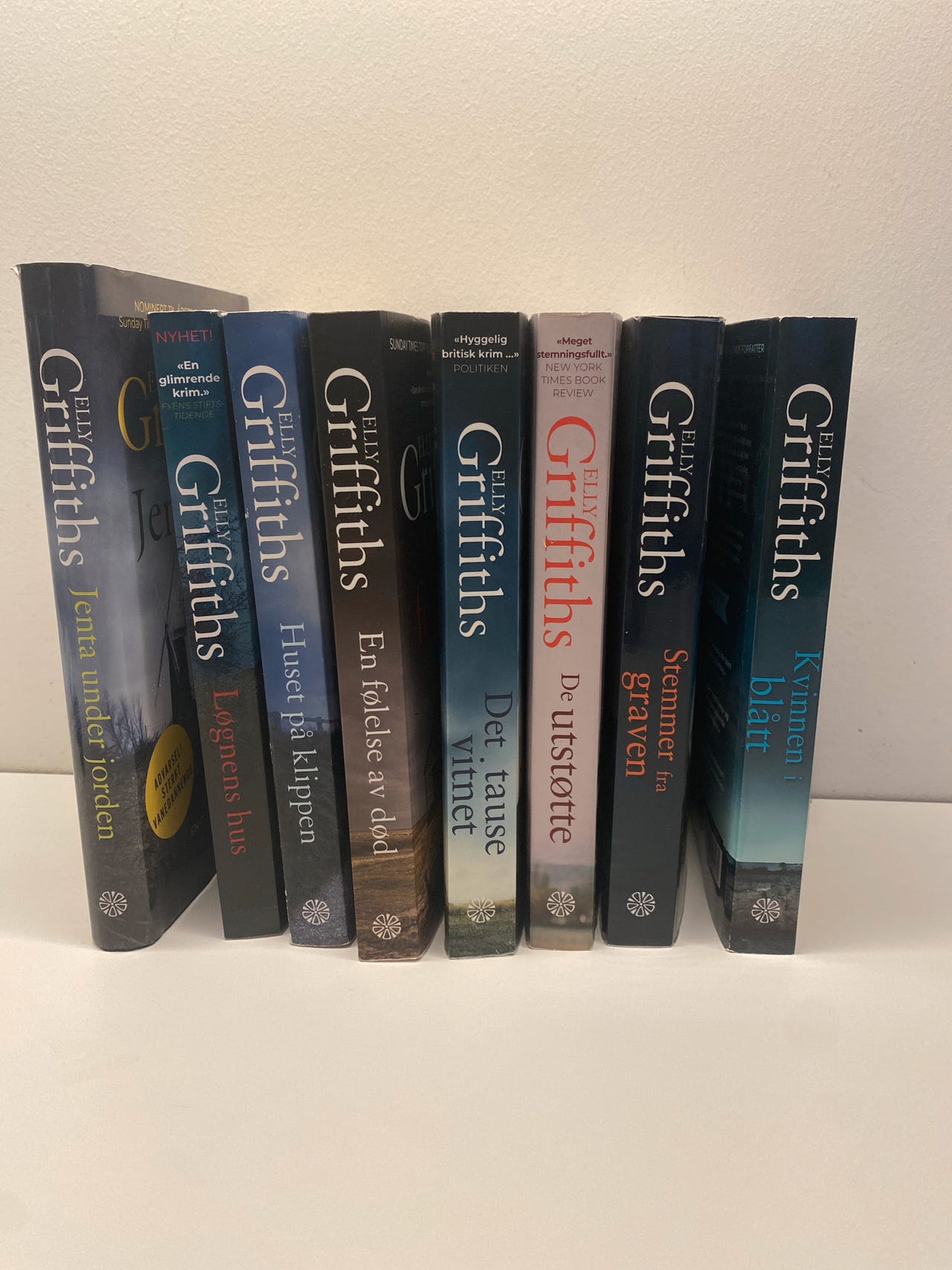 Elly Griffiths - Galloway - serien 1-8 | FINN-torget