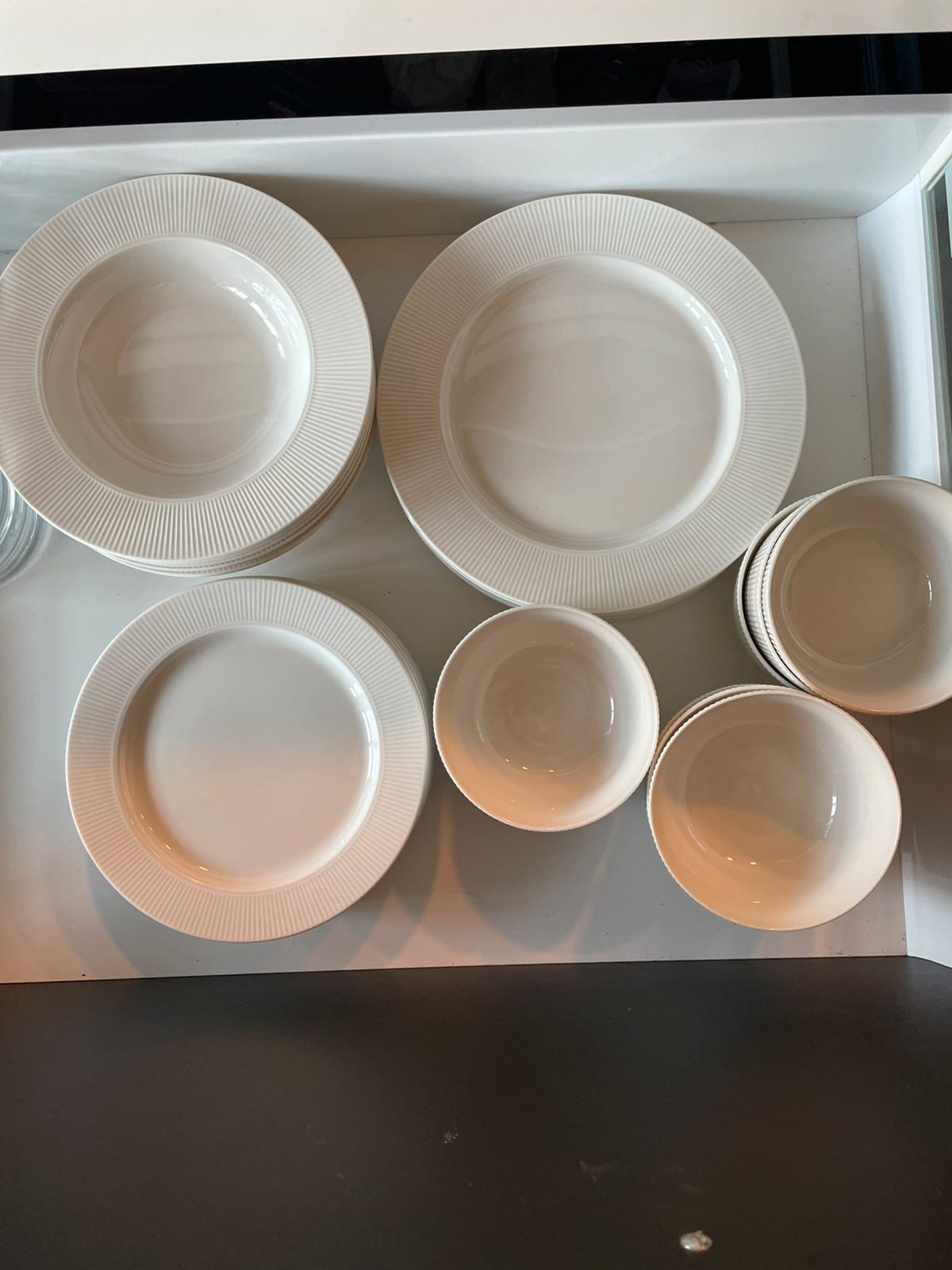 Fint brukt servise uten merker | FINN-torget