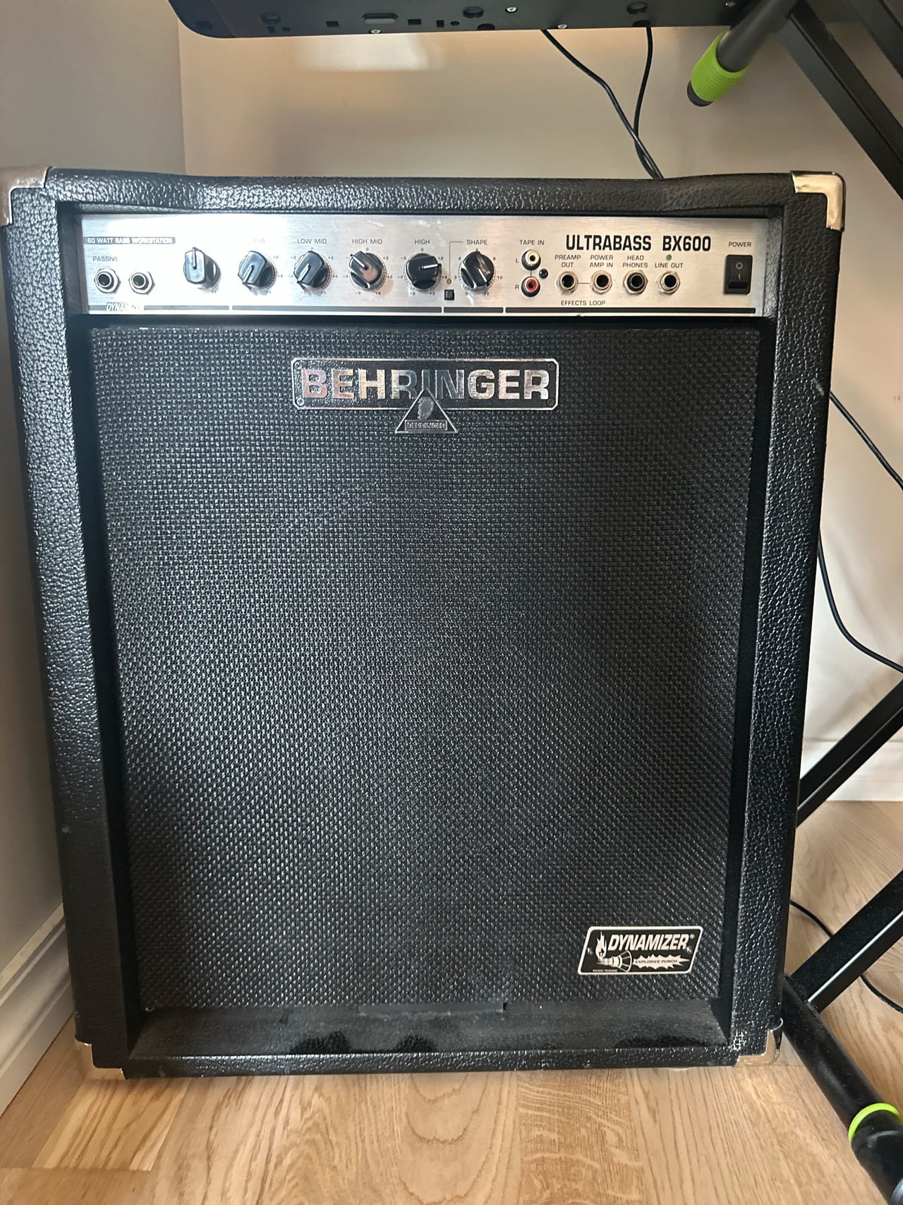 Stor Behringer Amp! | FINN-torget