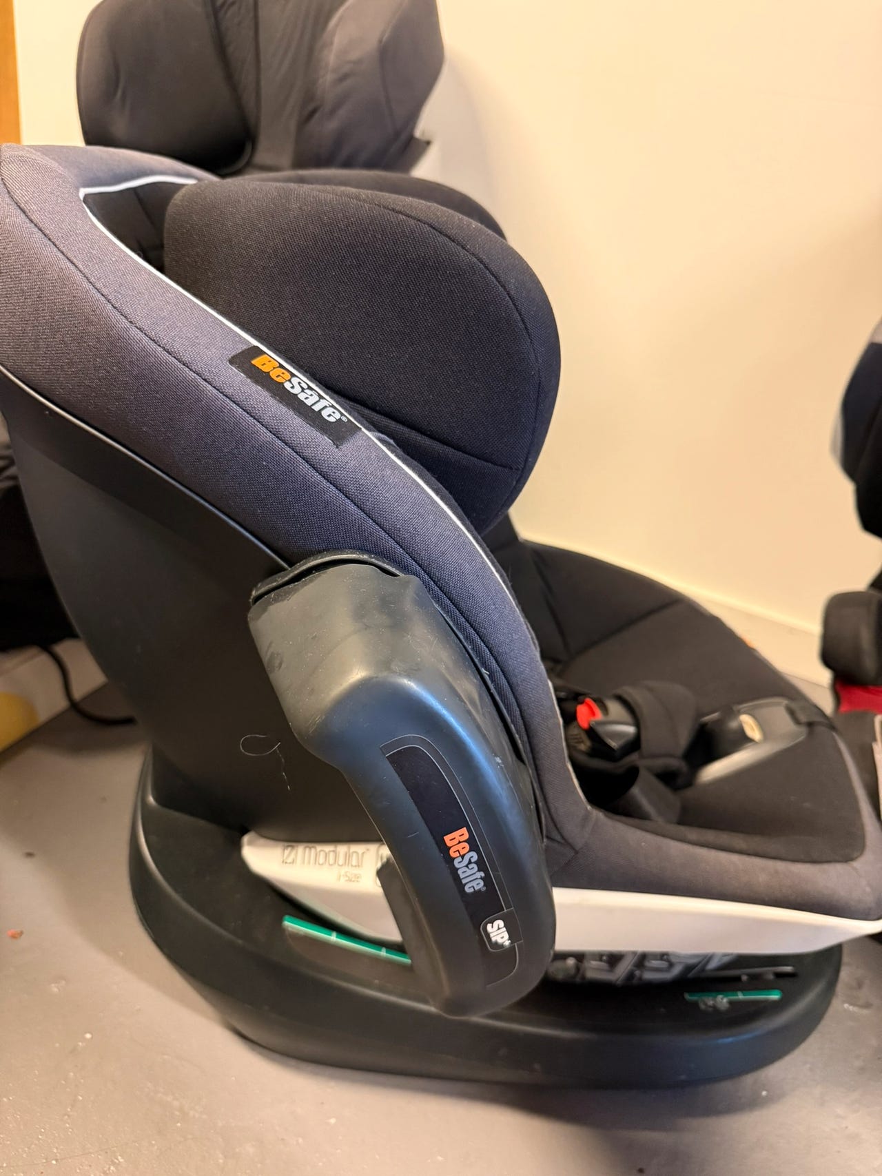 2 stk BeSafe iZi Modular X1 i-Size bilstol med Isofix baser | FINN-torget
