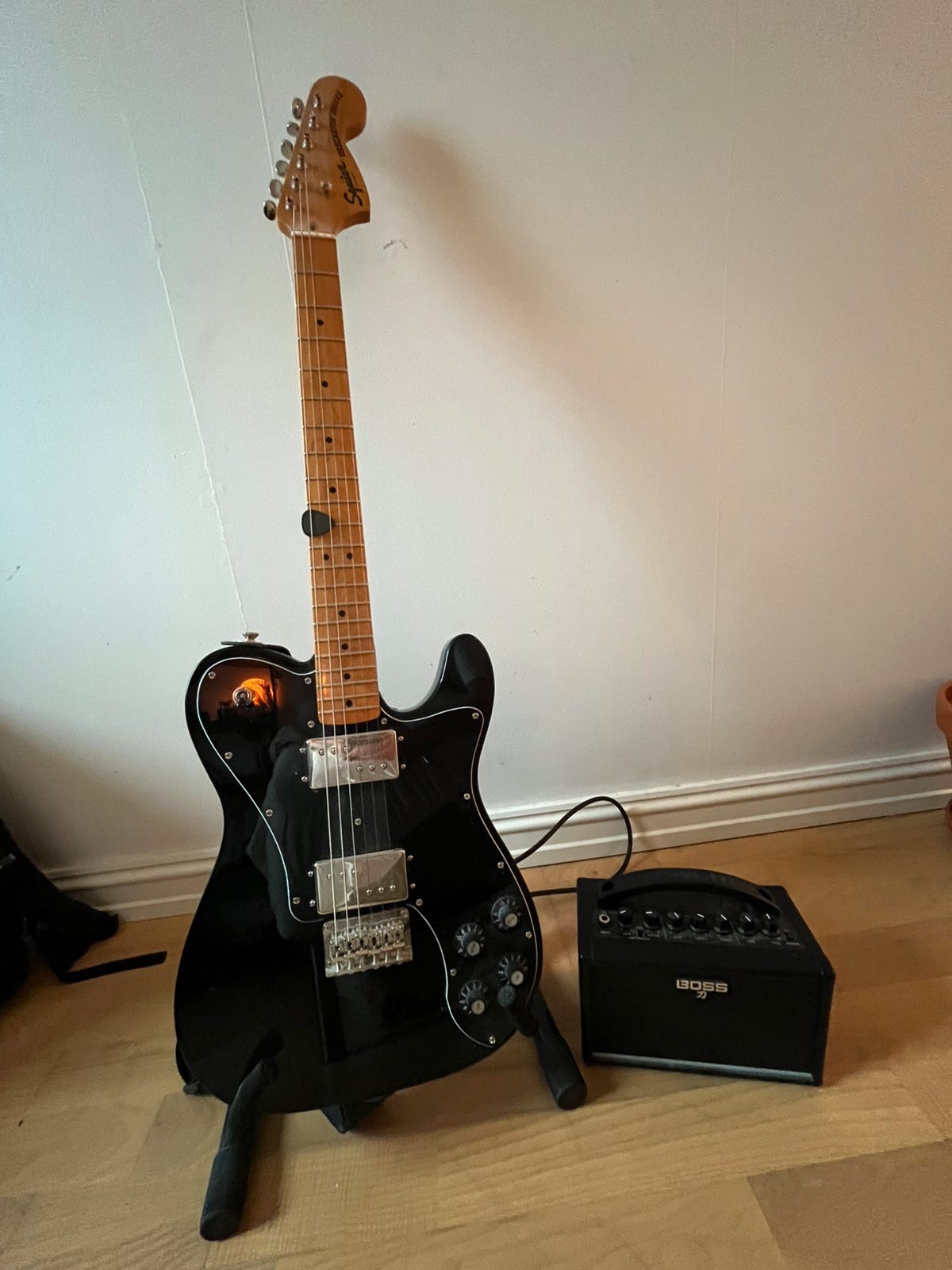 Squier Telecaster Deluxe + Boss katana mini forsterker | FINN-torget