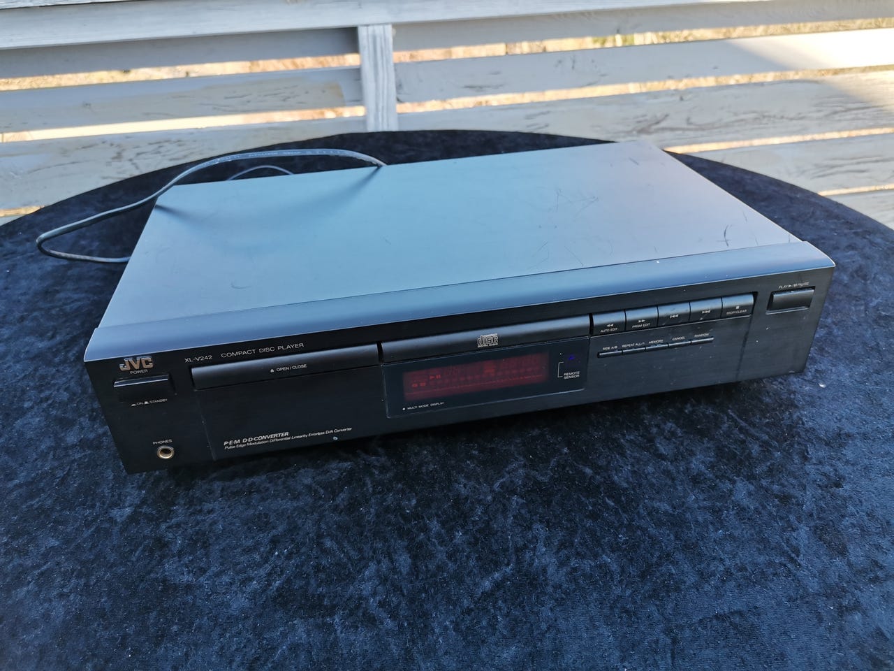 JVC XL-V242 compact disc player. | FINN-torget