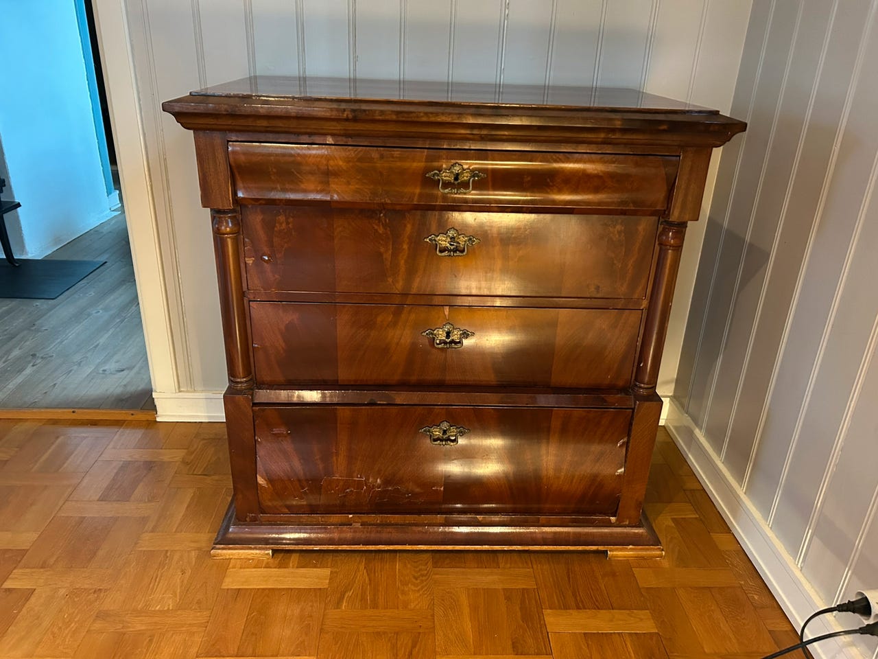 Gammel antikk kommode | FINN-torget