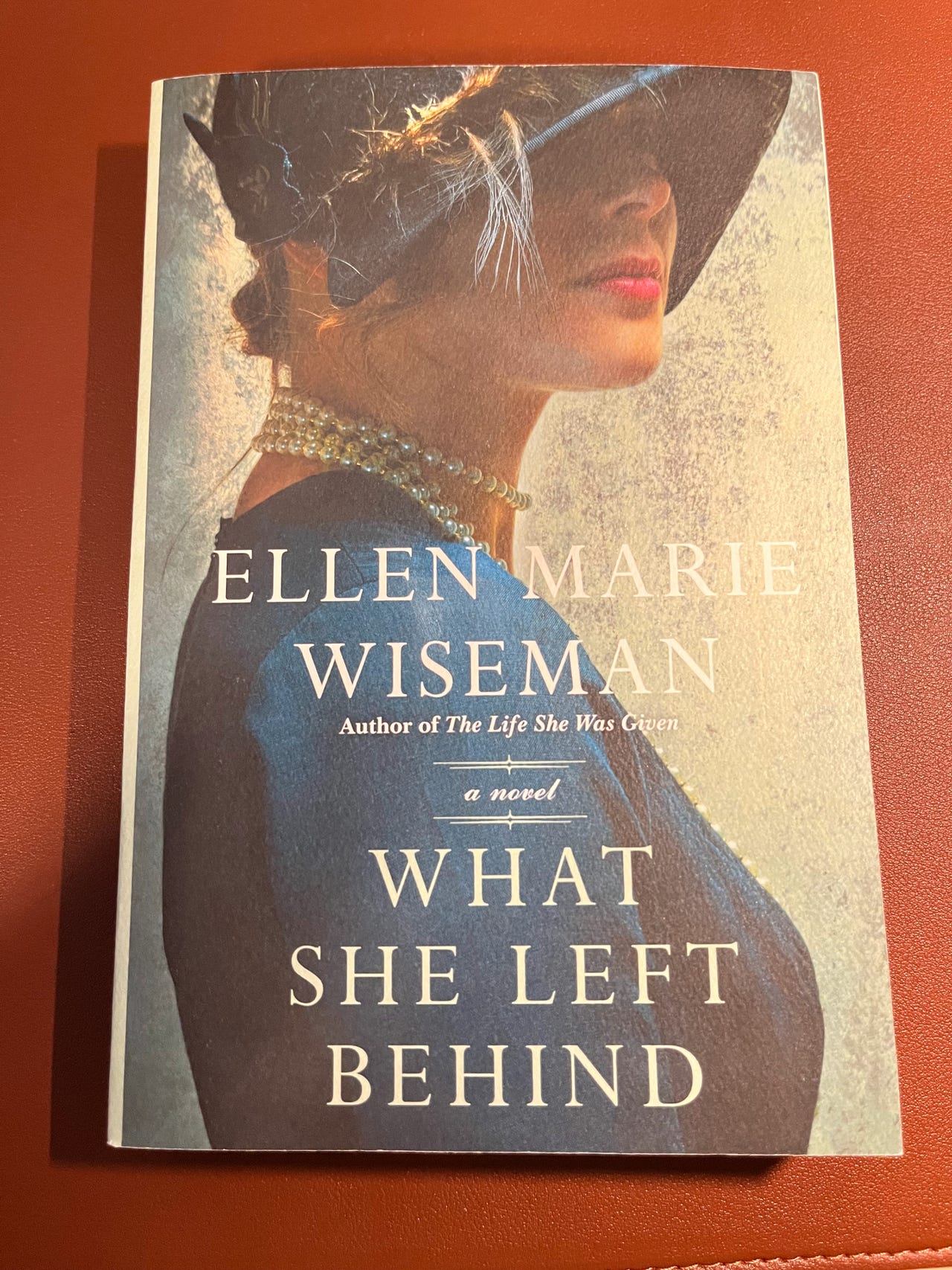 What She Left Behind av Ellen Marie Wiseman | FINN-torget