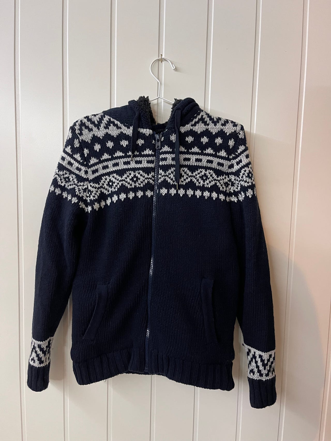 Fôret genser | FINN-torget