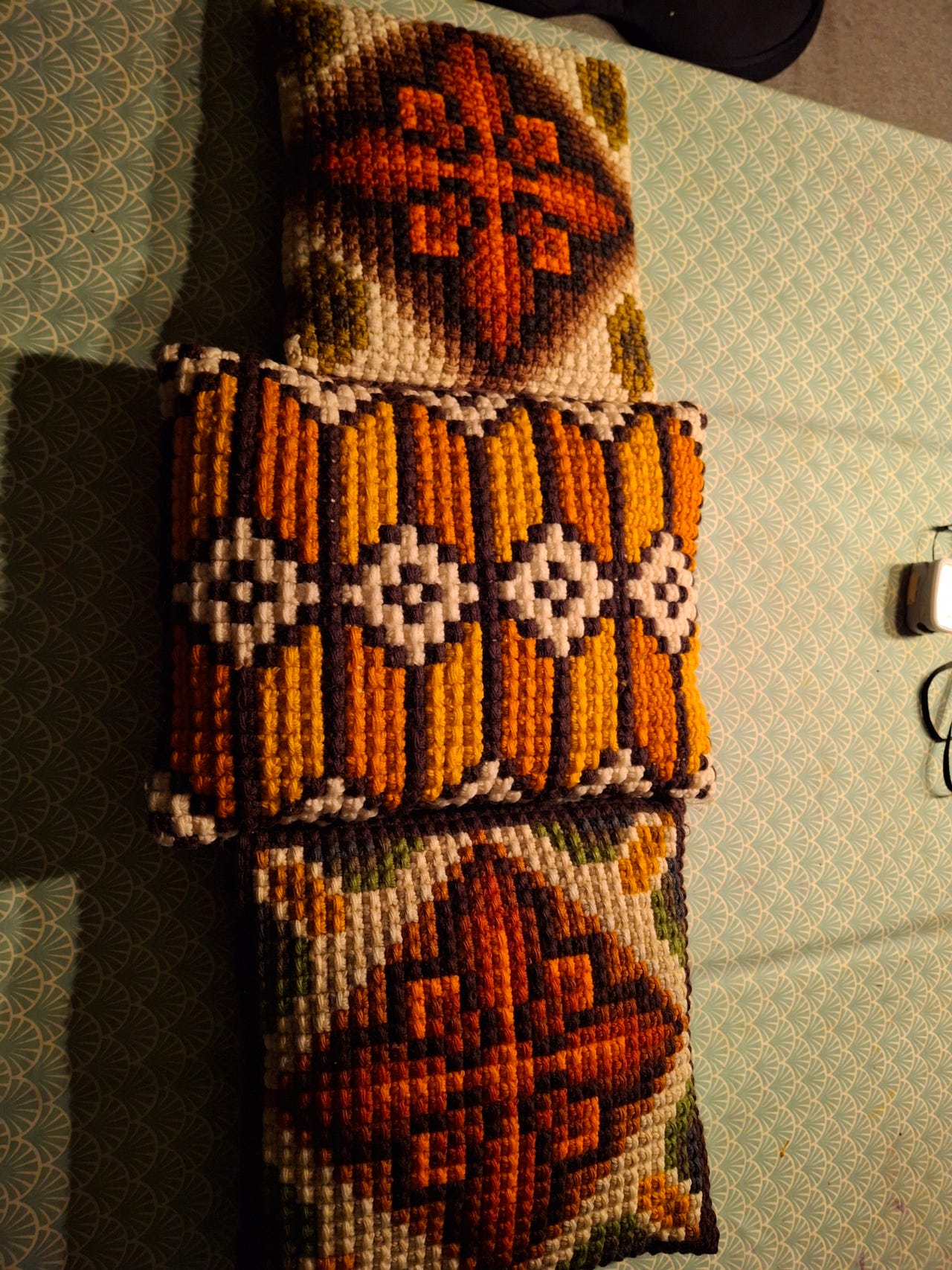 Gamle, broderte puter | FINN-torget