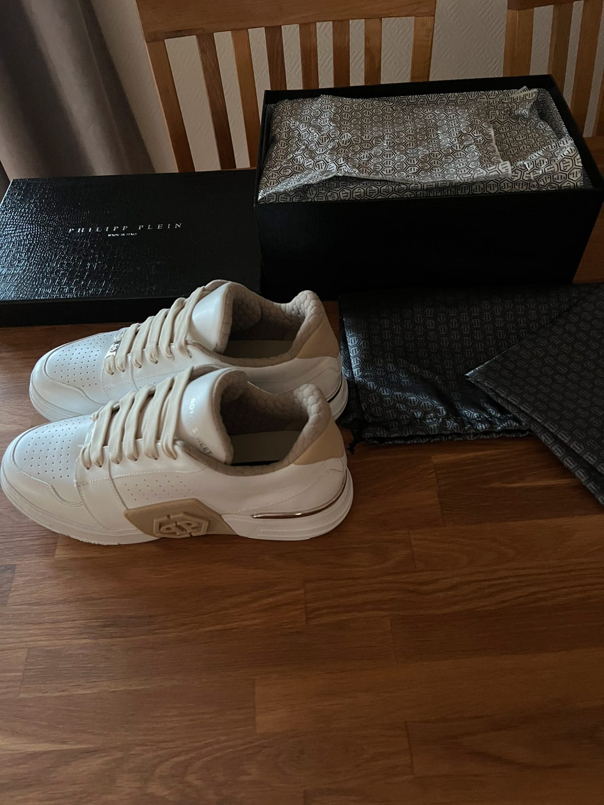Helt nye Phillip Plein sko | FINN-torget