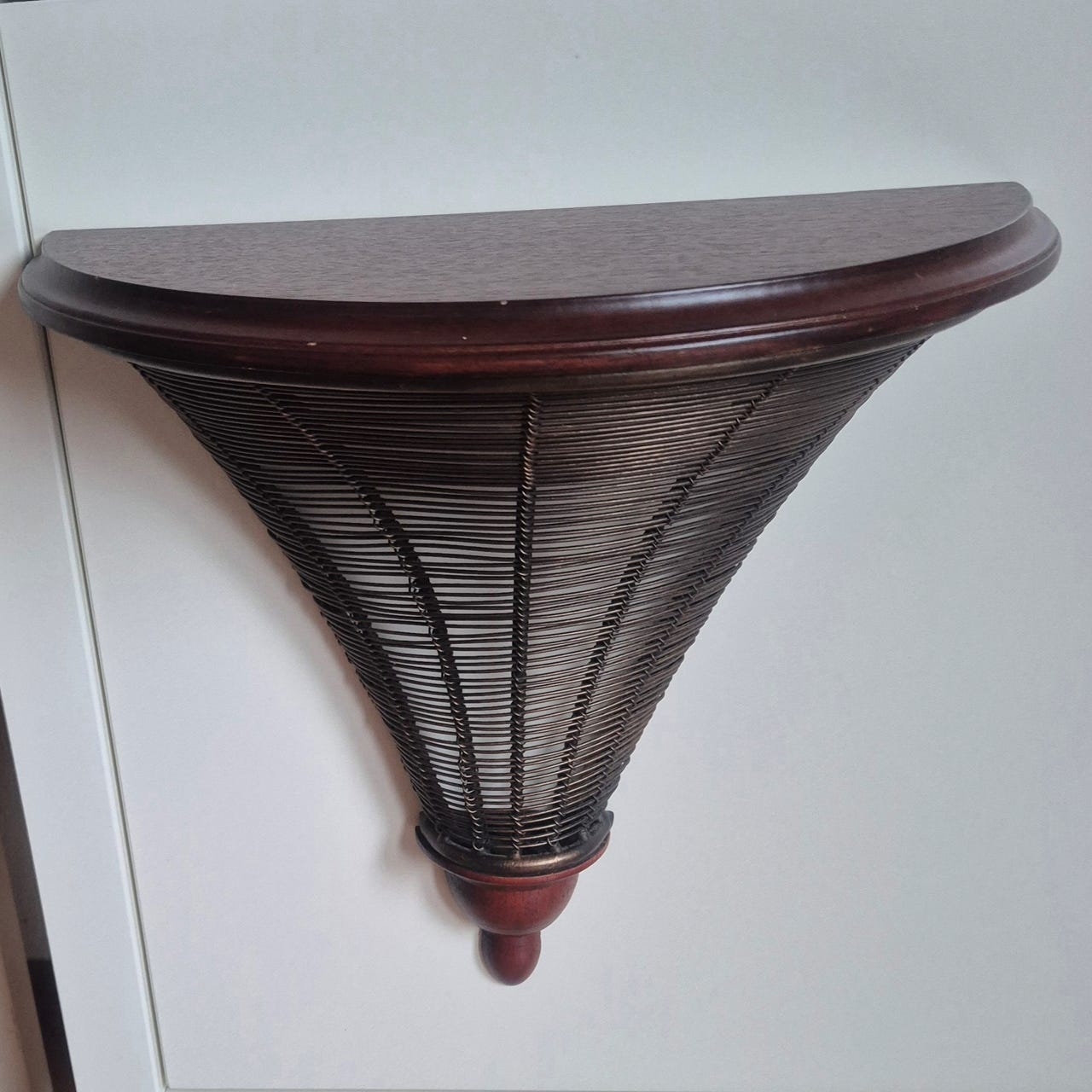 2stk vegg hyller tilsalgs | FINN-torget