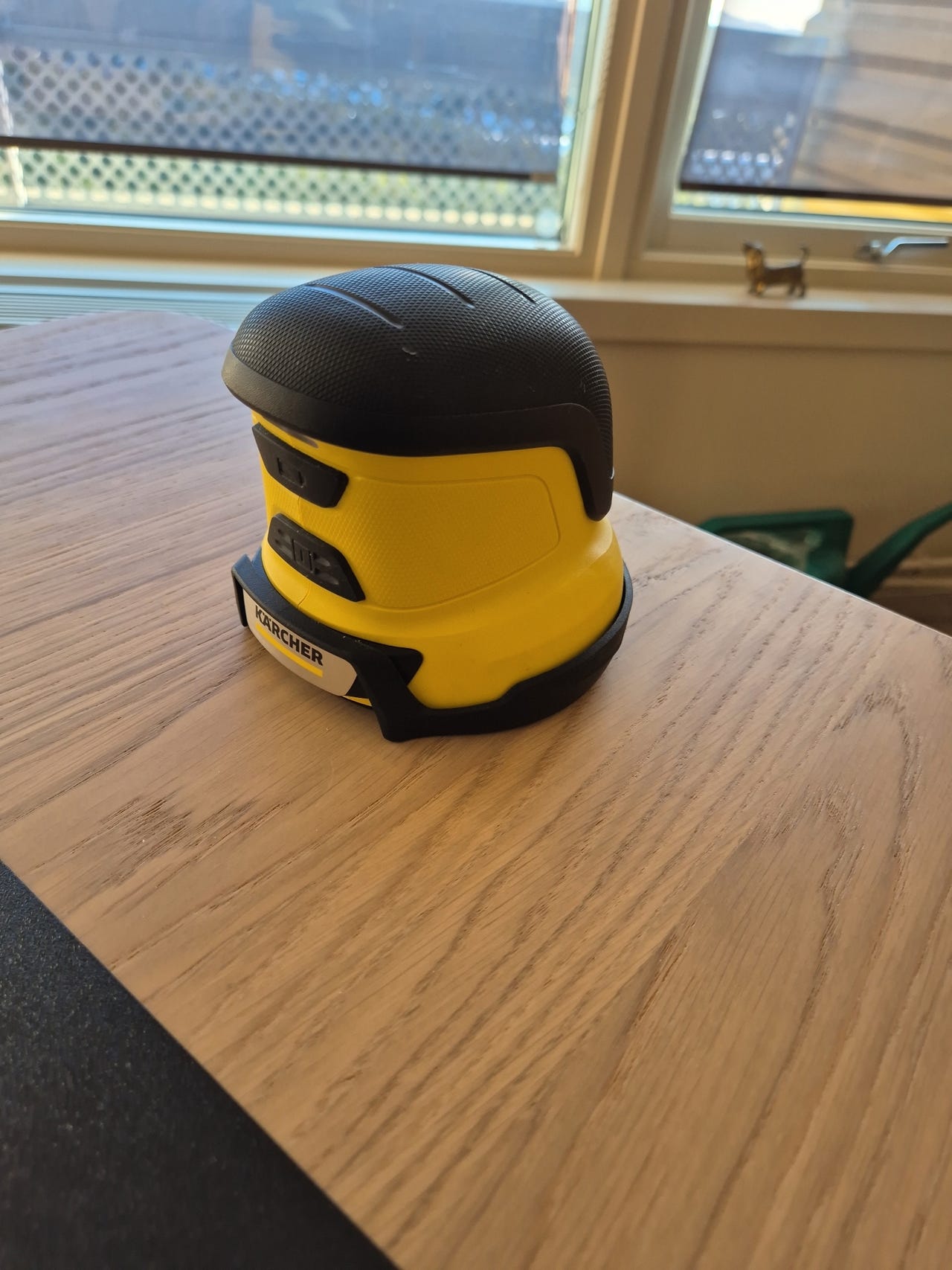 ELEKTRISK IS-SKRAPE FOR NEDISET BIL; oppladbar. | FINN-torget