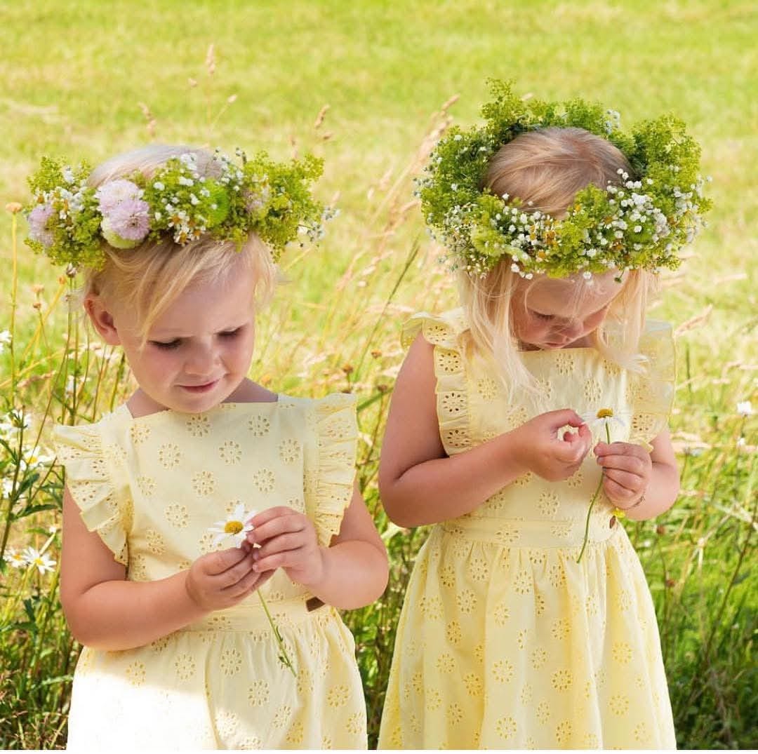 Gullkorn Design pastell gul blondekjole str 122/128 | FINN-torget