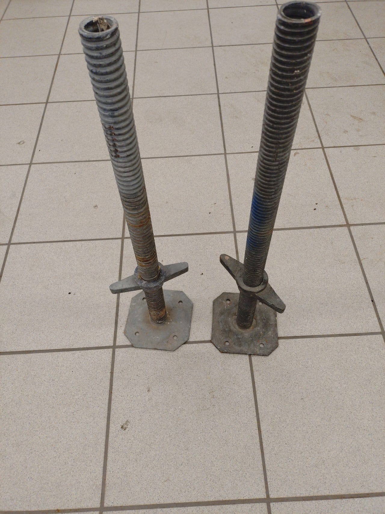 Spindelfot , Fotspindel, Bunnskrue, stillas bein | FINN-torget