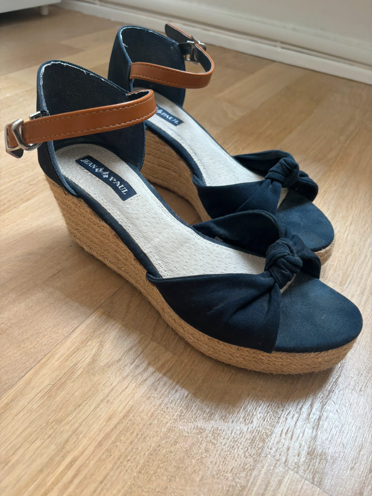 Jean Paul Espadrilles Wedges | FINN-torget