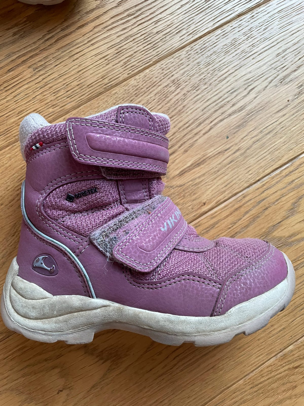 Pent brukt viking vintersko str28 rosa | FINN-torget