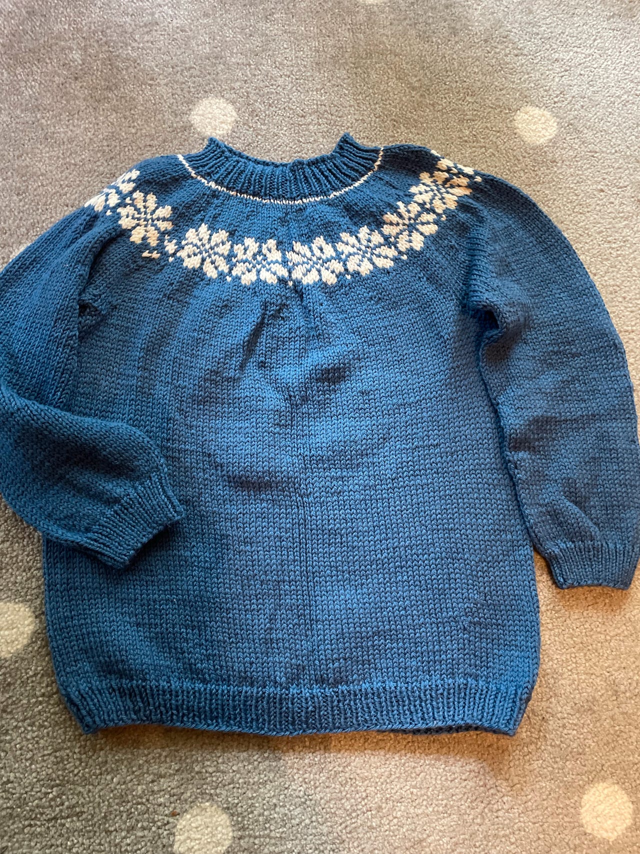 Hjemme strikket ull genser str. 6-10 år | FINN-torget