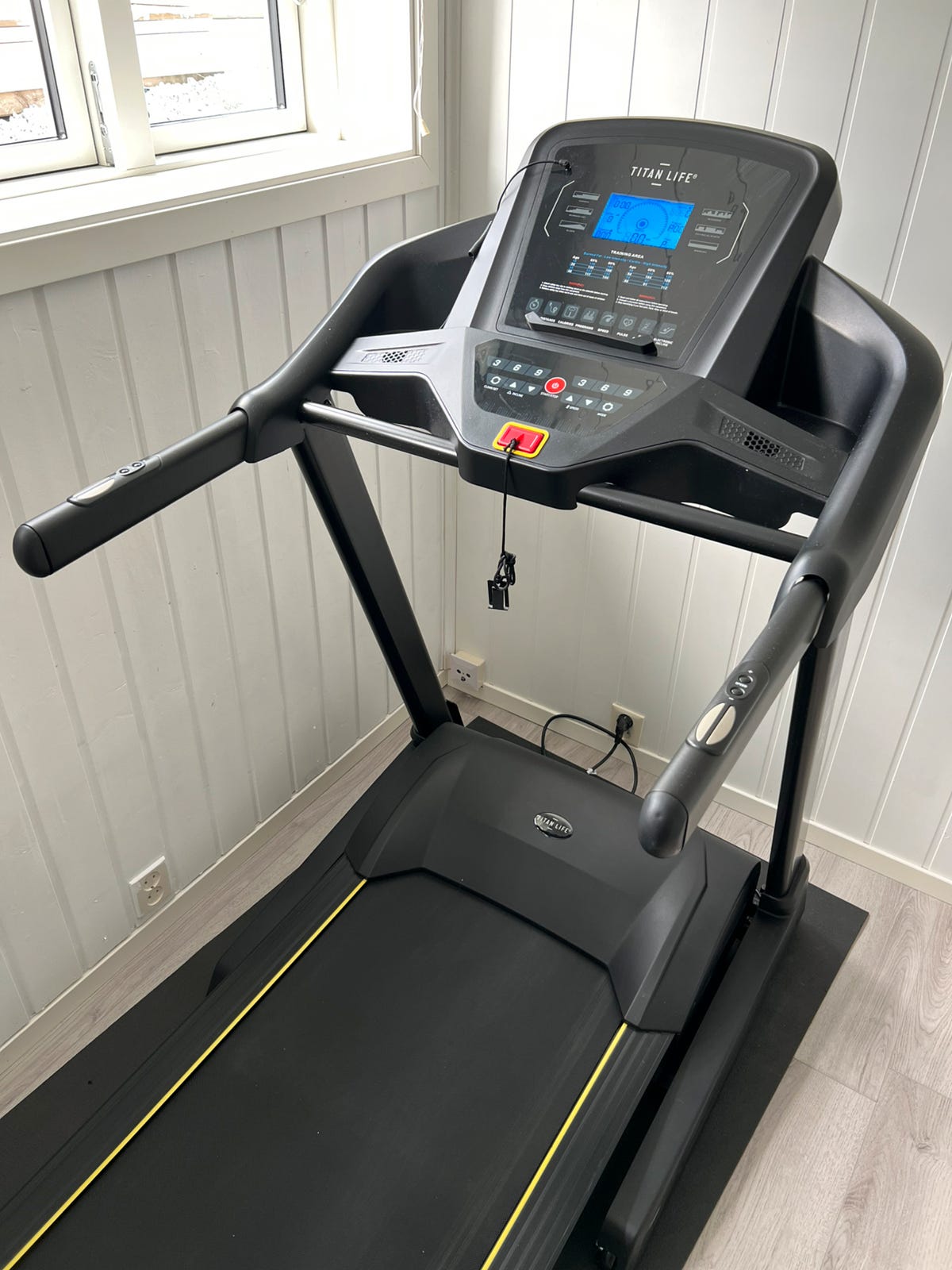 RESERVERT Titan Life S-Line 760 tredemølle | FINN-torget
