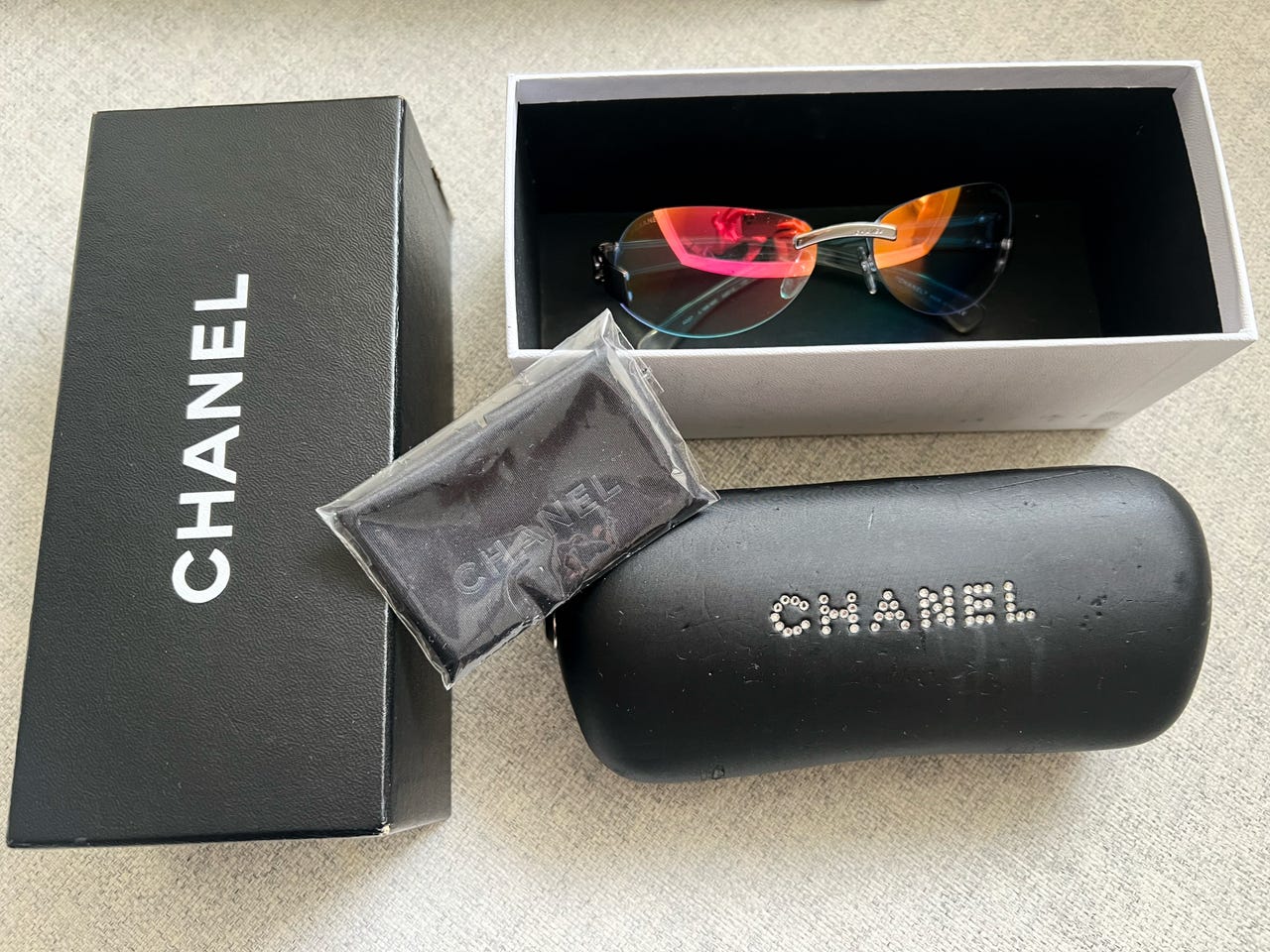 CHANEL Y2K solbriller sunglasses model 4037 166/6M | FINN-torget