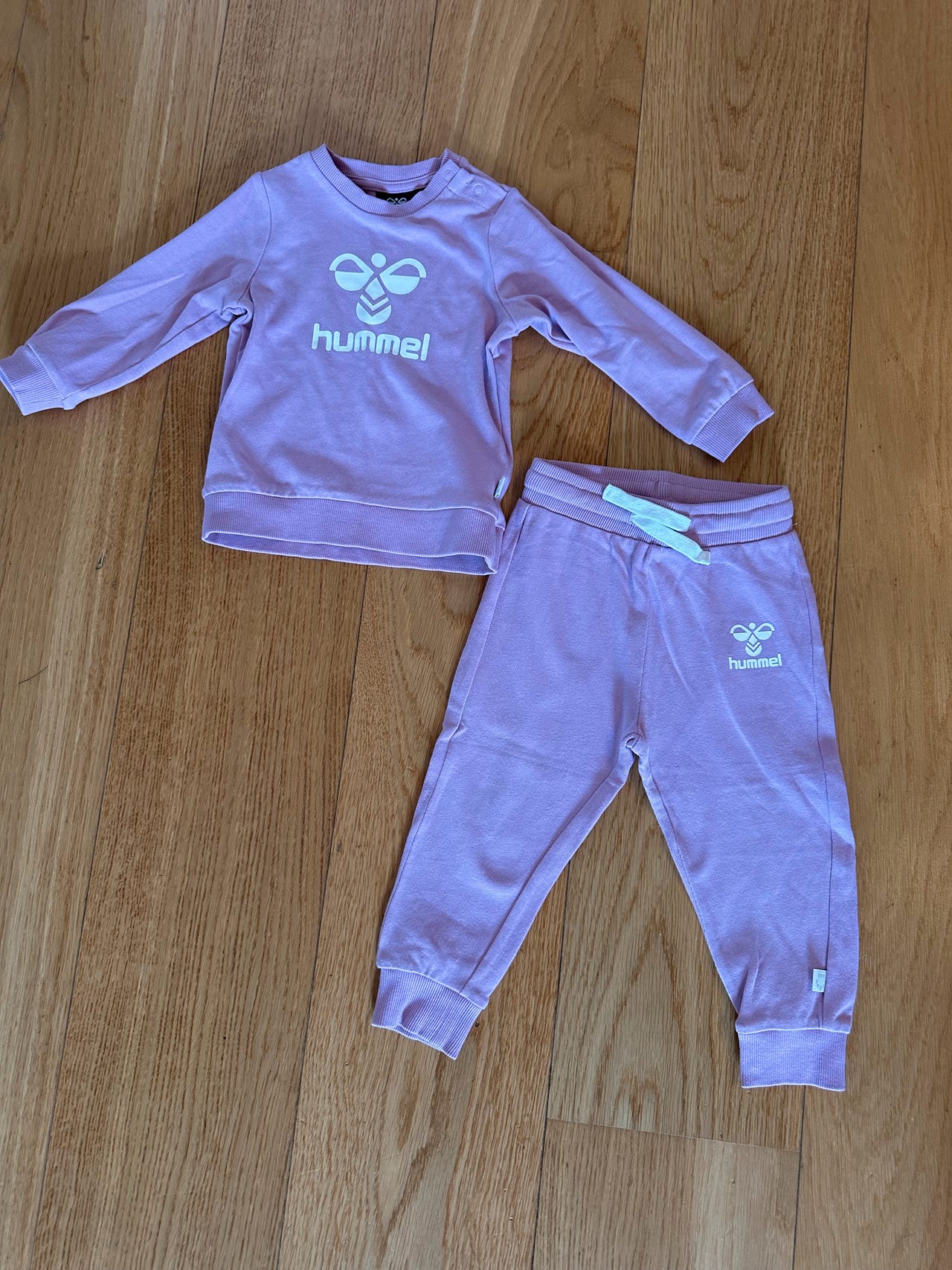 Hummel genser og bukse str 74, 80 og 86. Pris pr sett. | FINN-torget