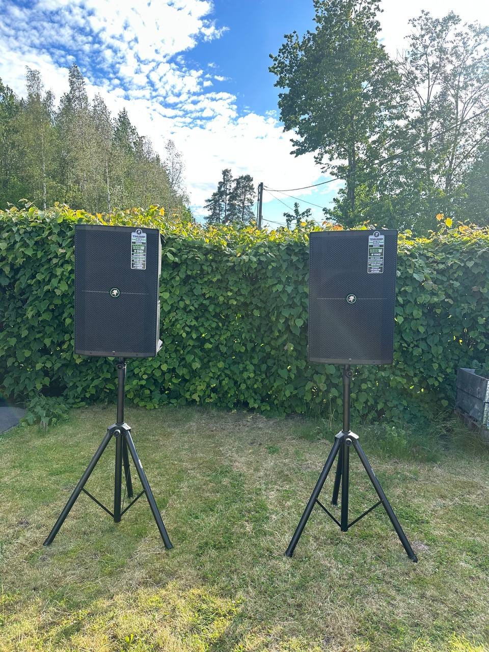 Mackie Thump 215XT til leie | FINN-torget