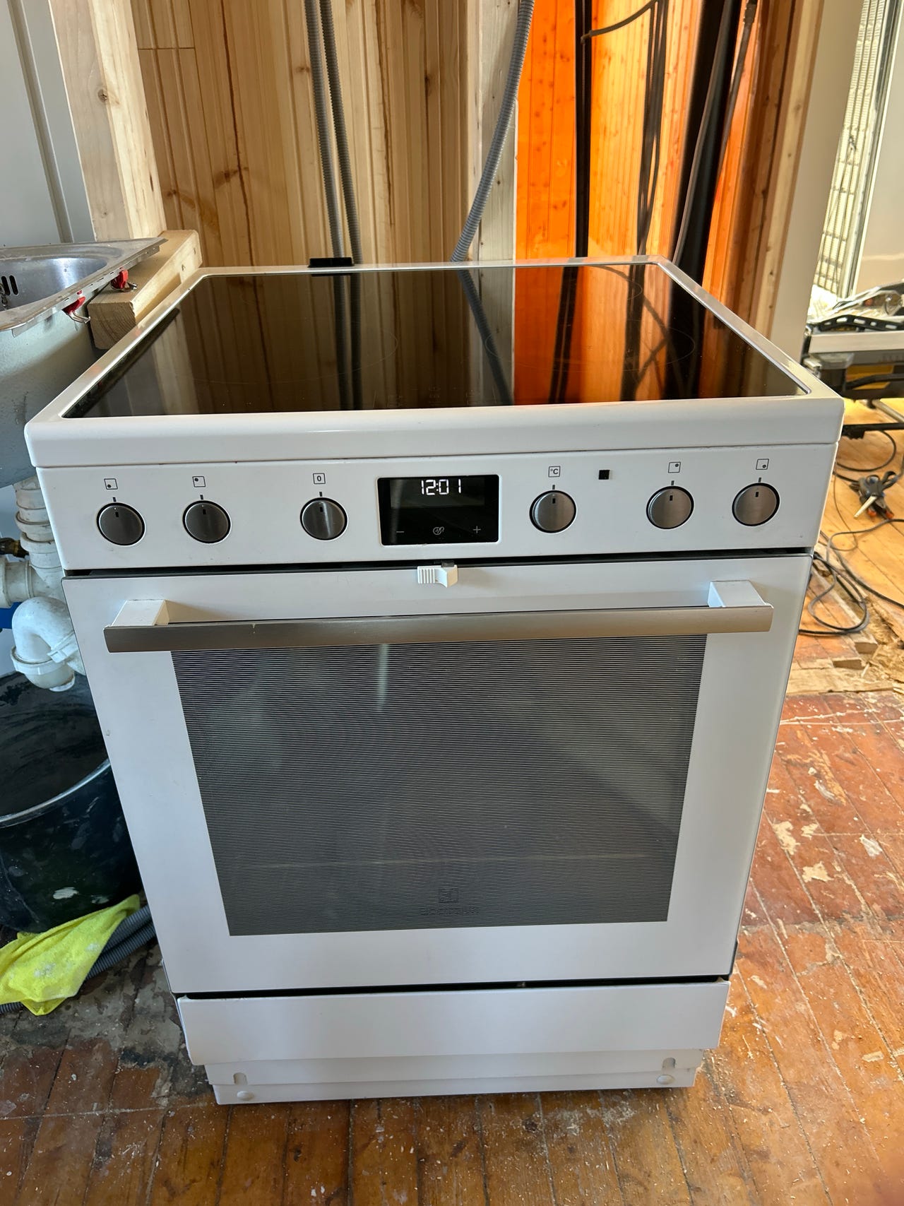 Electrolux komfyr med induksjon platetopp | FINN-torget