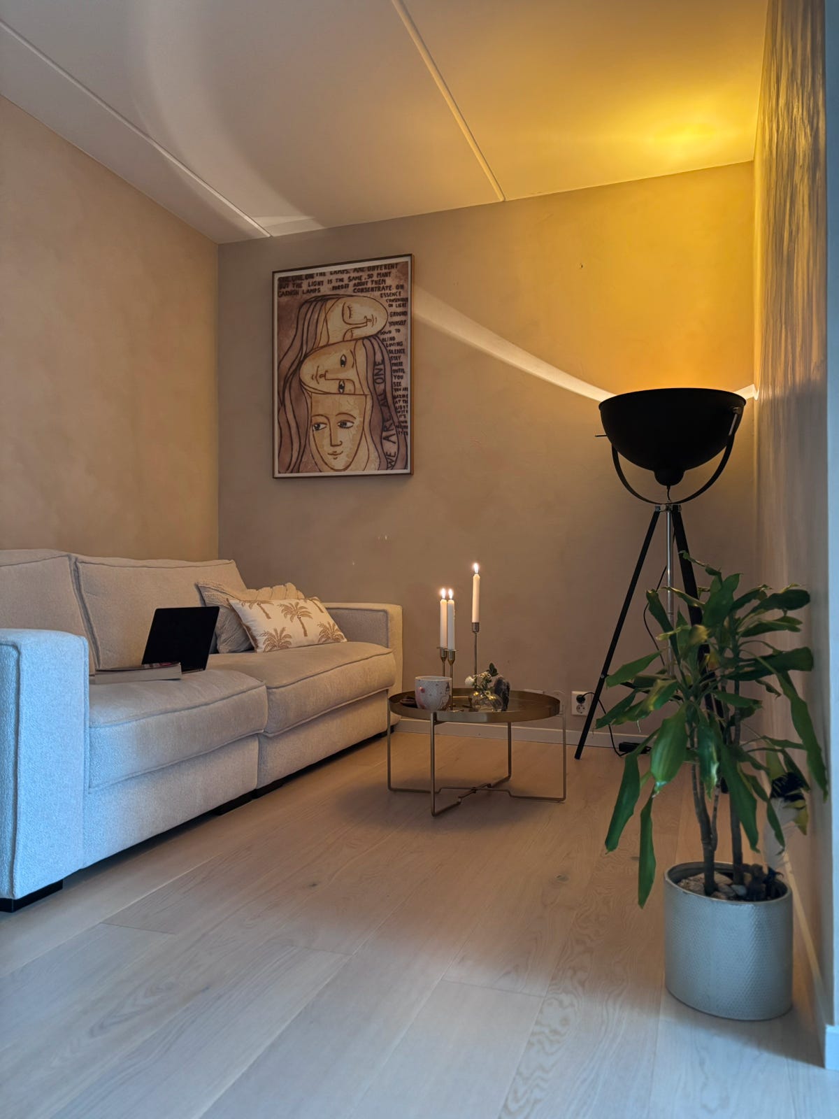 Maemo Sofa . Brukt 3 måneder .pris i Butikk over 40000,-modul sofa ...