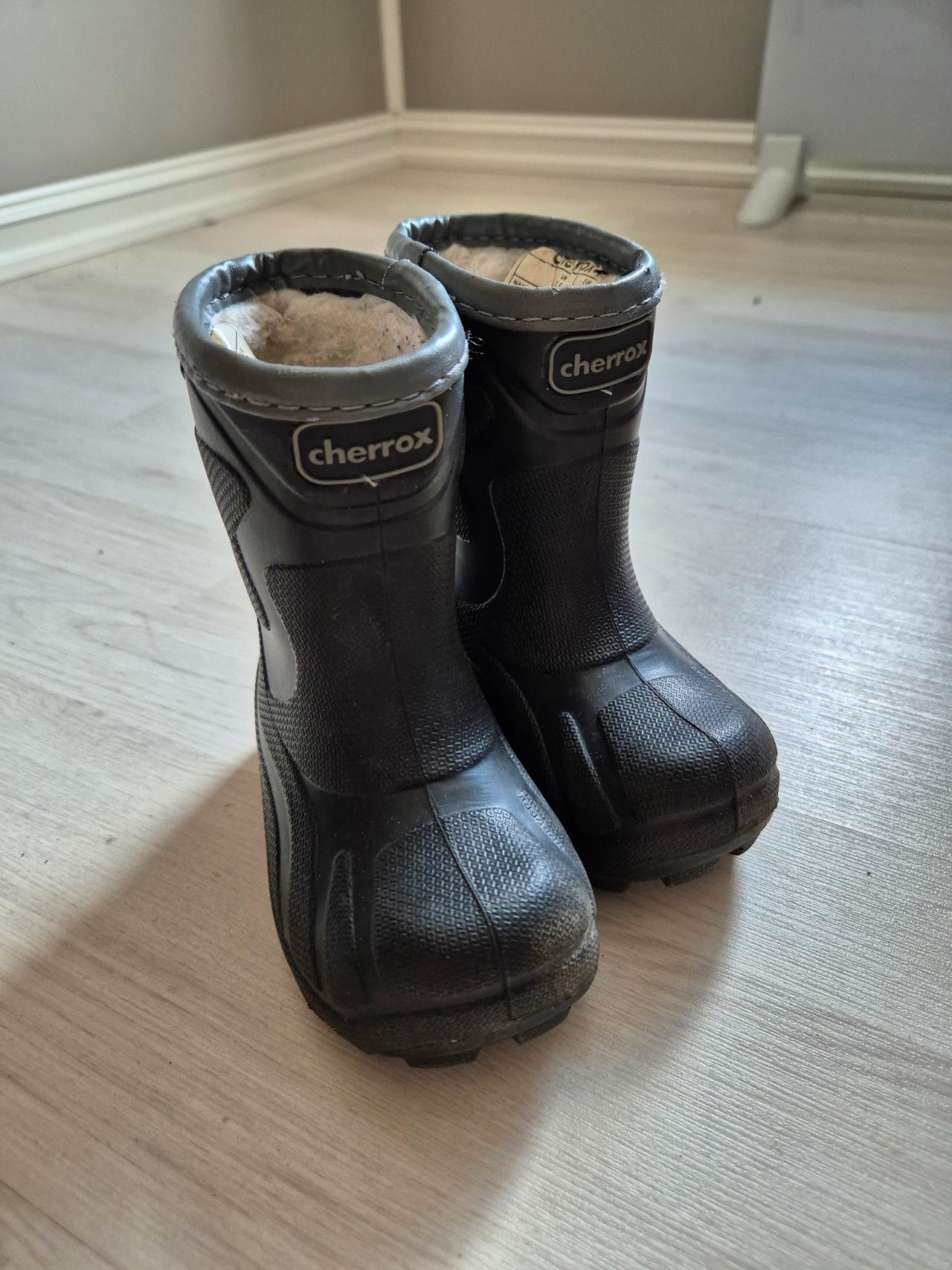 Cherrox med ullfor | FINN-torget