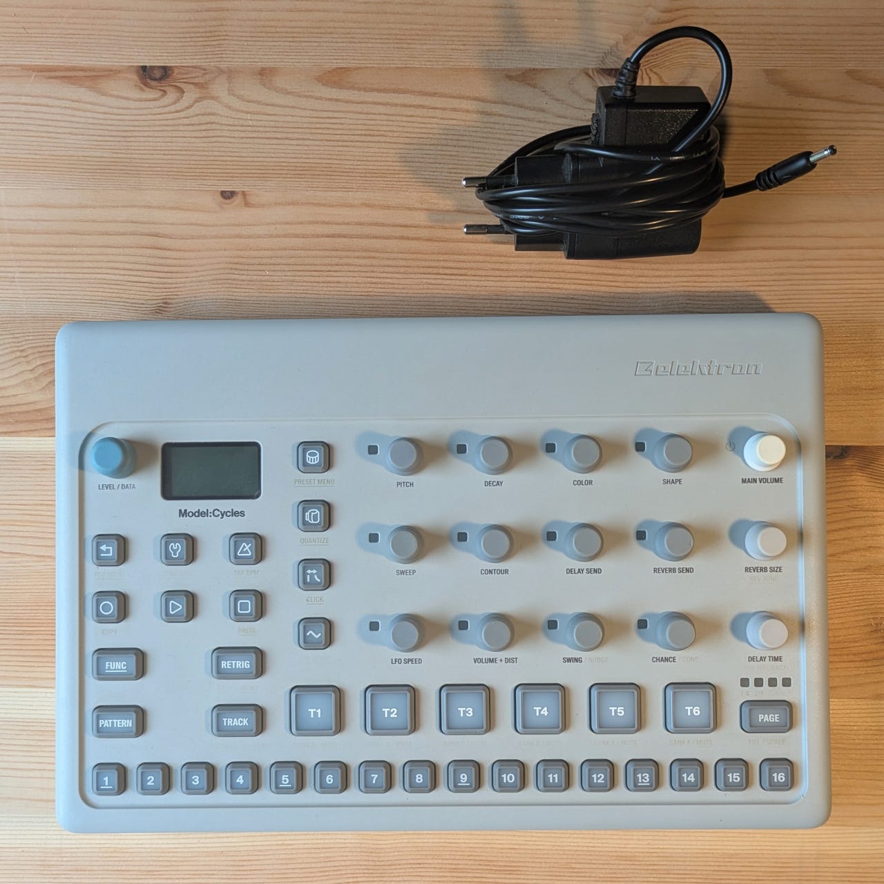 Elektron Model:Cycles | kraftig FM-synth til en billig penge | FINN-torget