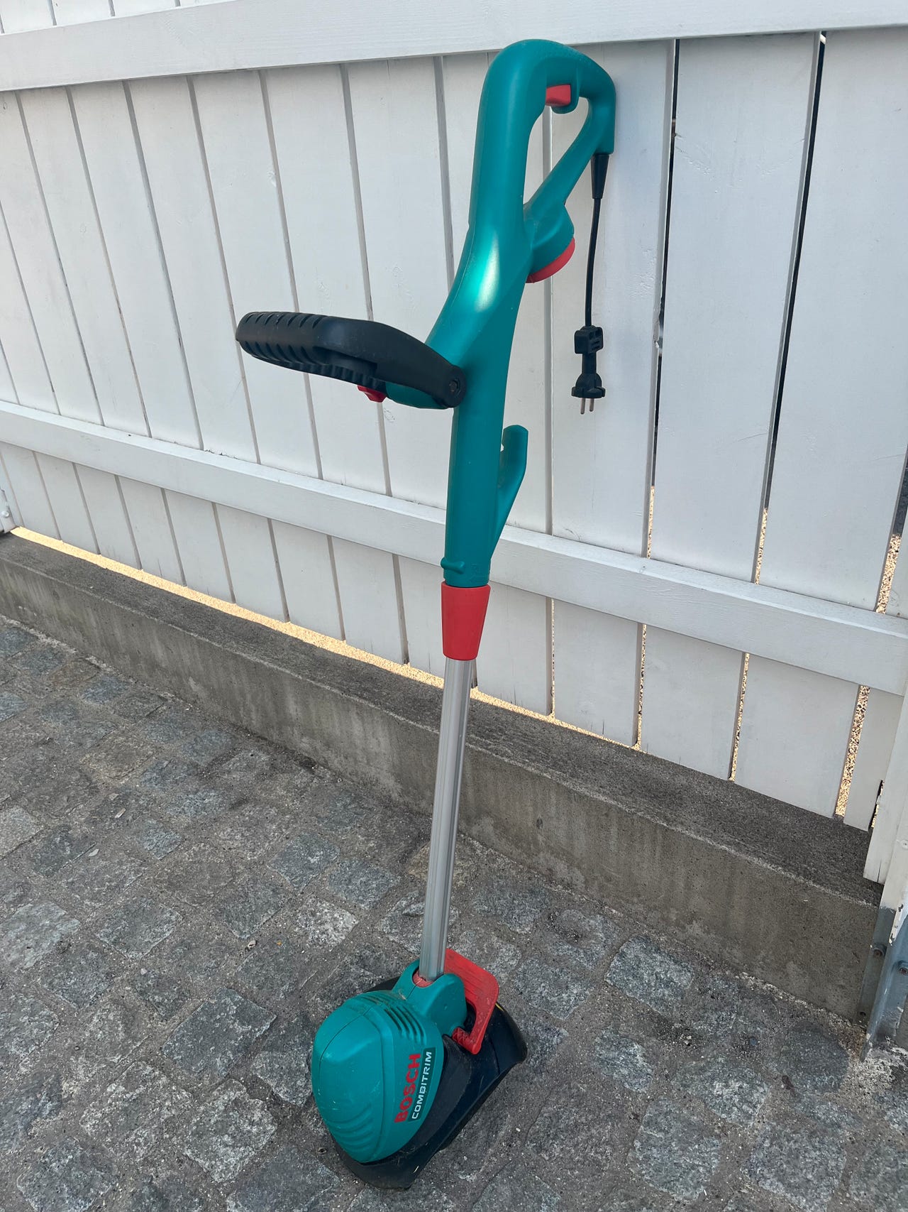 Bosch Combitrim elektrisk kantklipper | FINN-torget