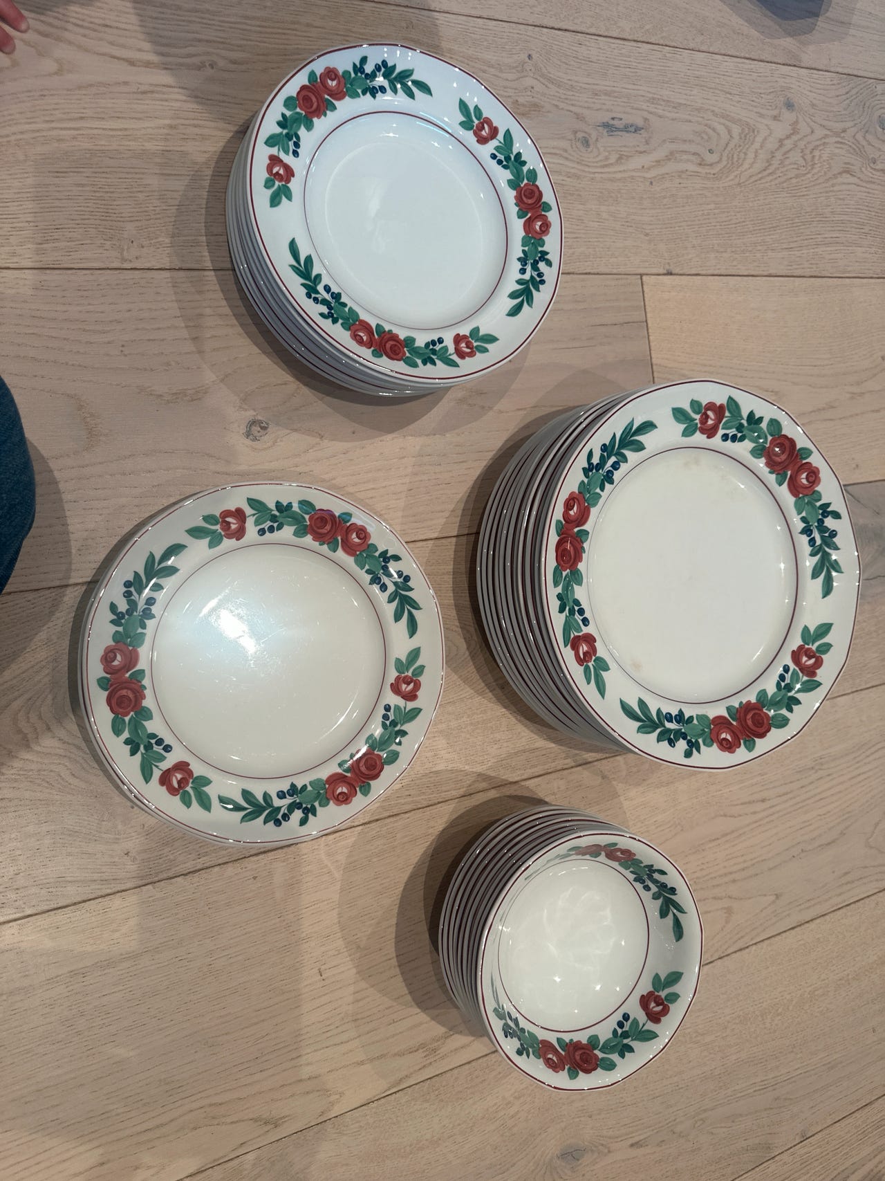 Pent servise selges billig | FINN-torget