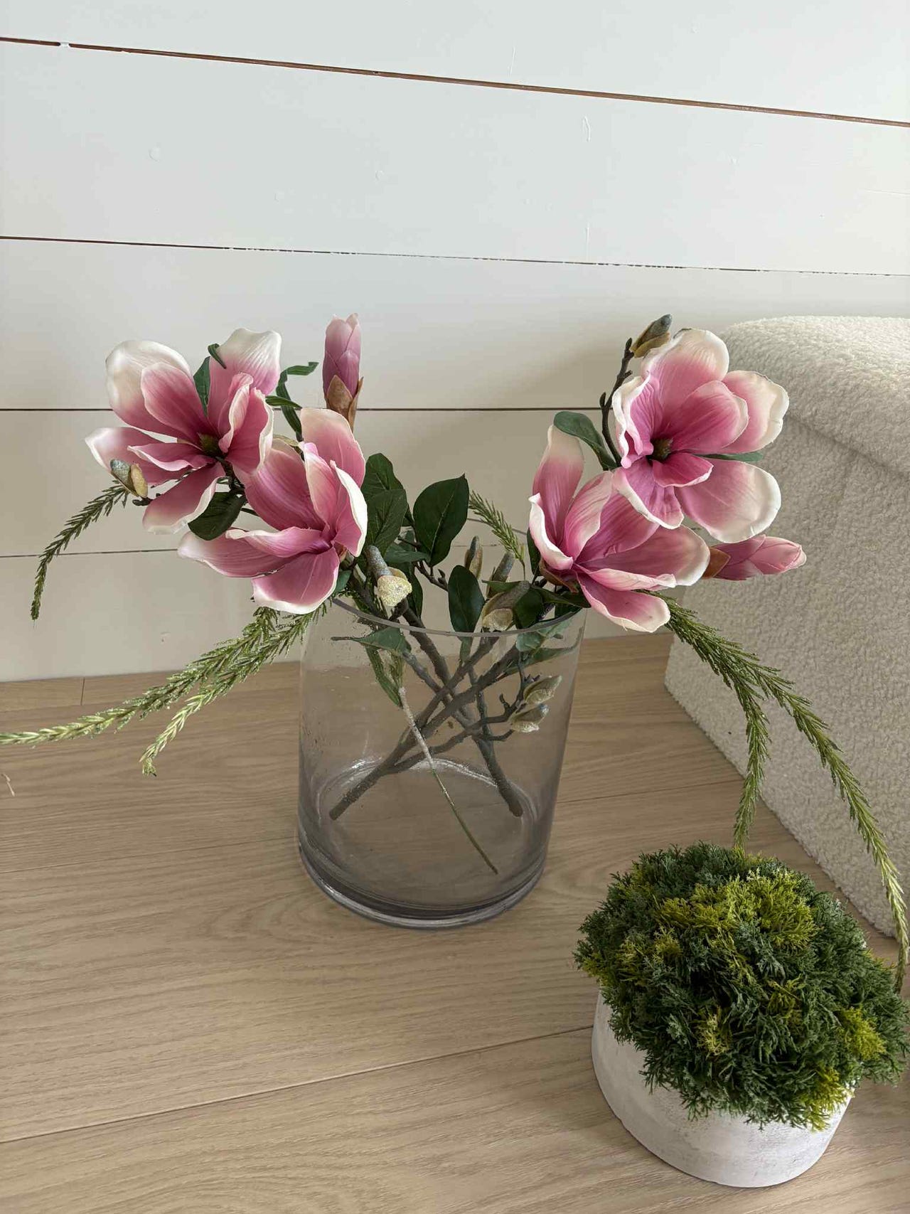 2 Store vaser m blomster | FINN-torget
