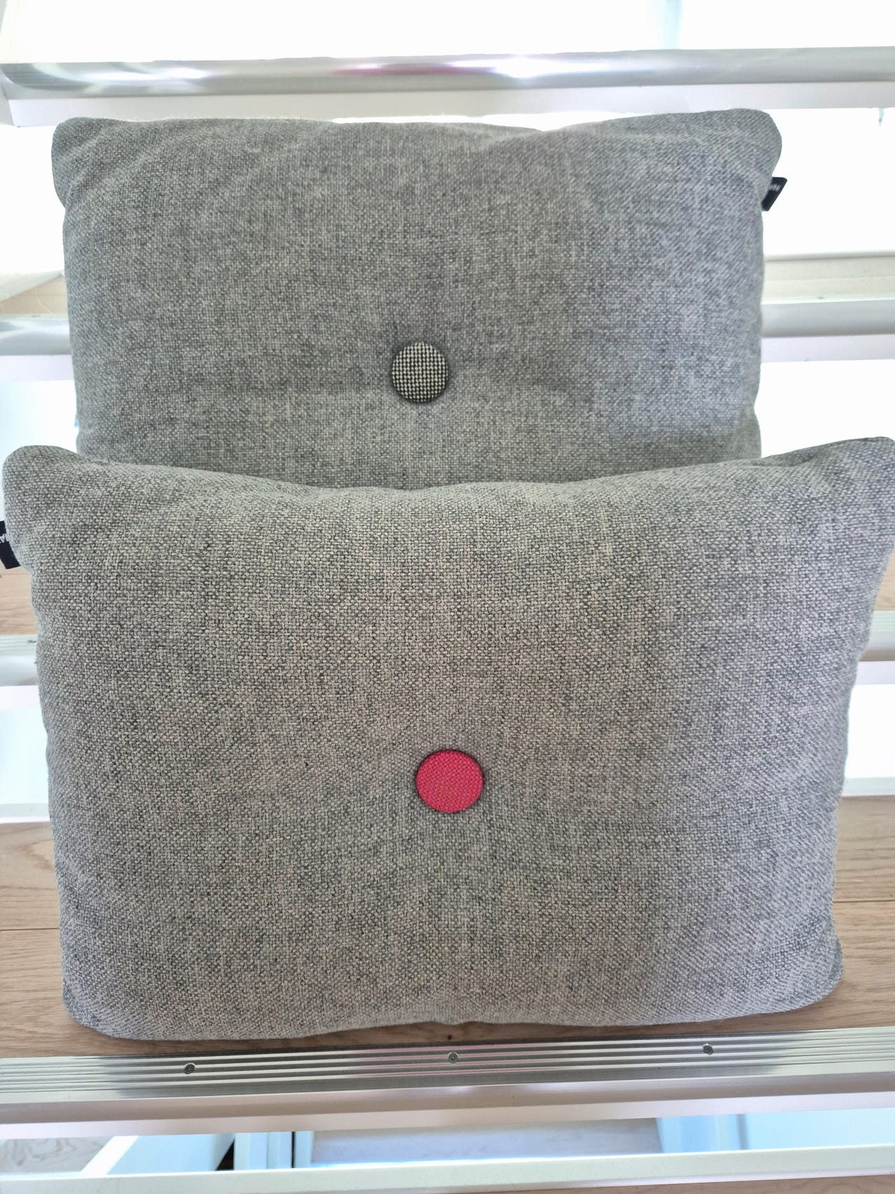 Flott pynte sofa puter med inne pute lite bruk selges rimelig | FINN-torget