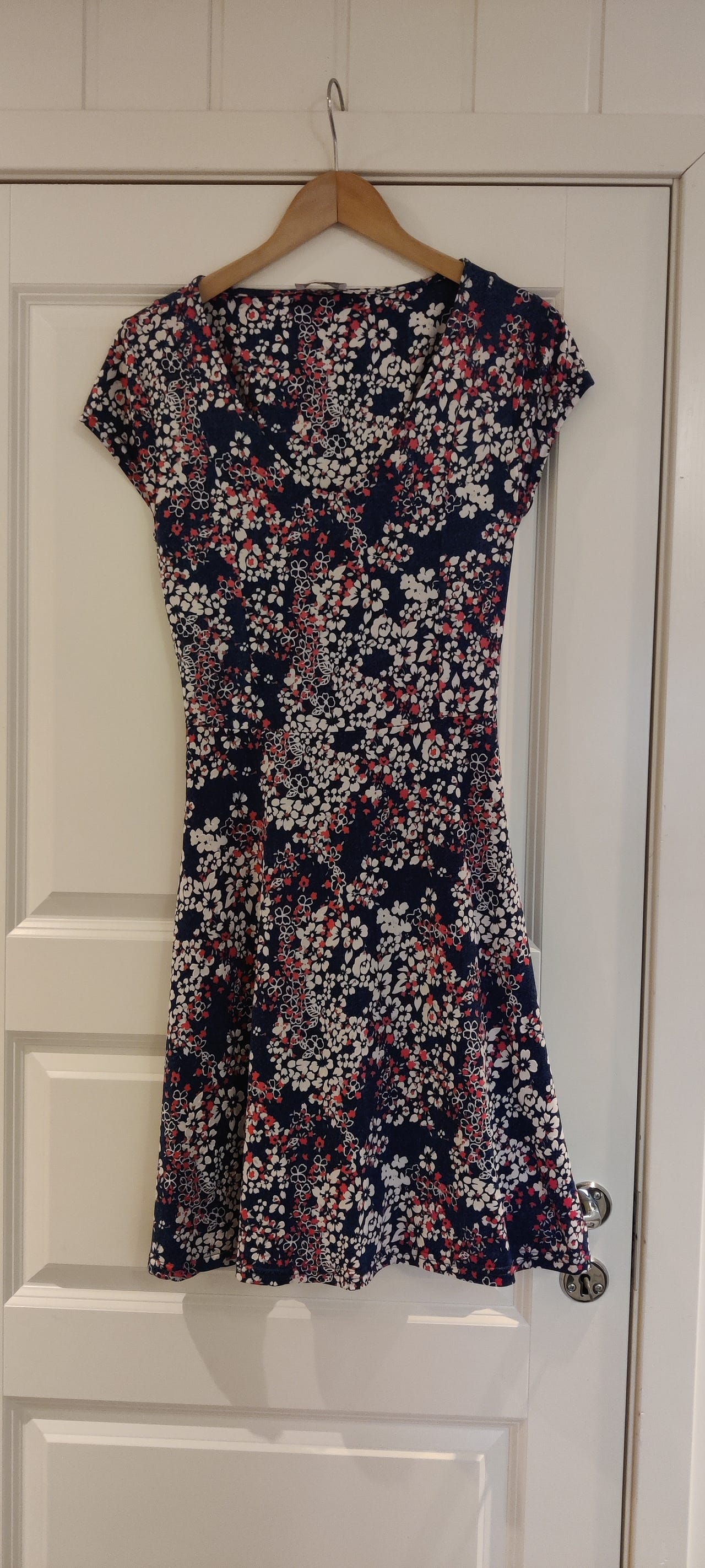 Diverse kjoler til fest og hverdags 💃 Pris under hvert bilde. | FINN-torget