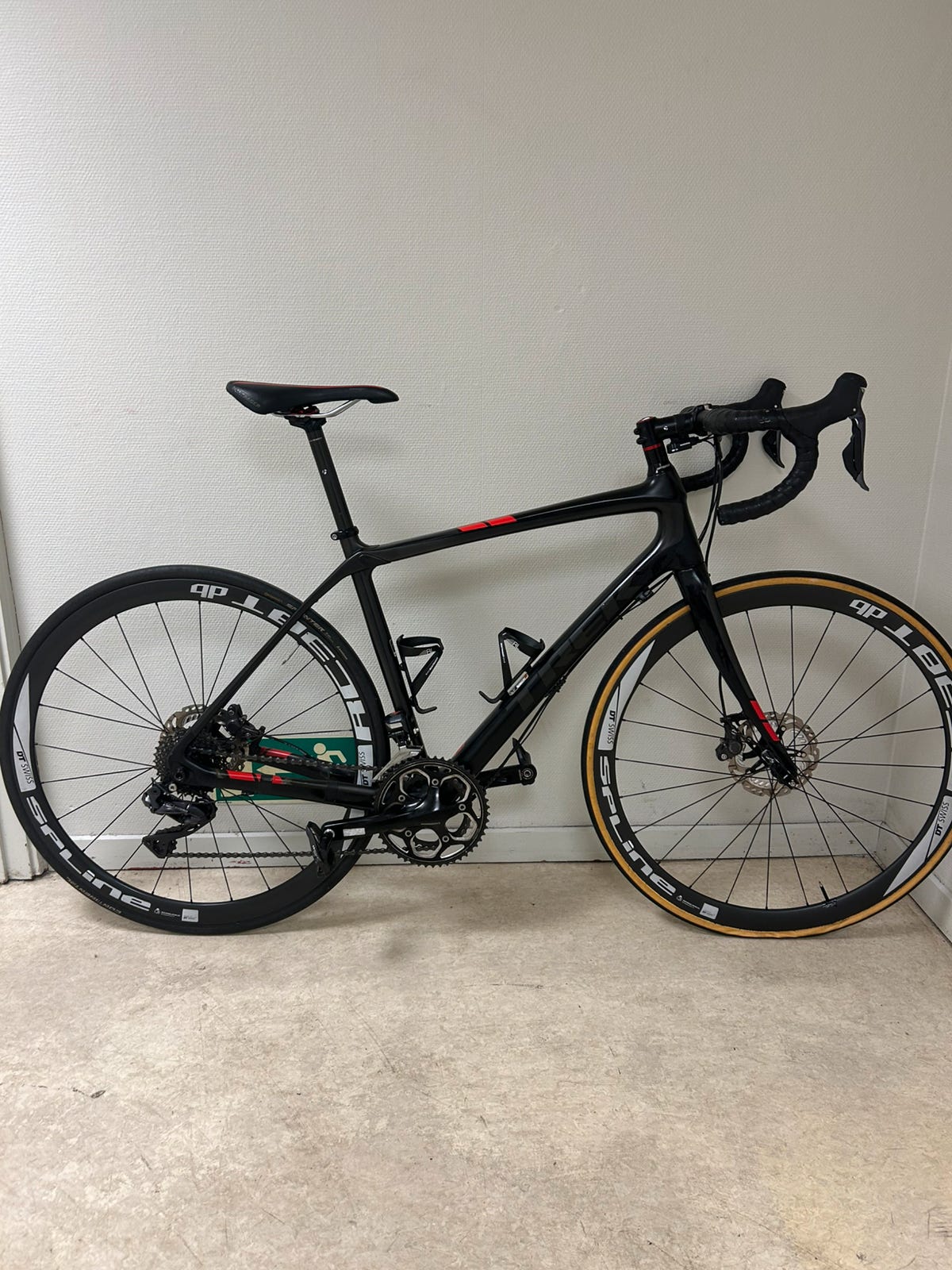 Trek Domane 4.5 med Ultegra Di2 og Karbonhjul | FINN-torget