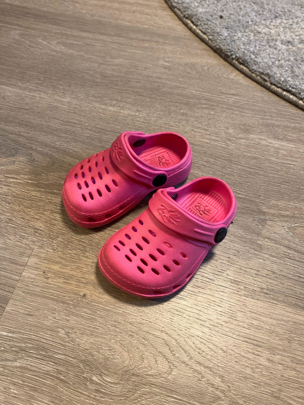 Rosa crocks | FINN-torget