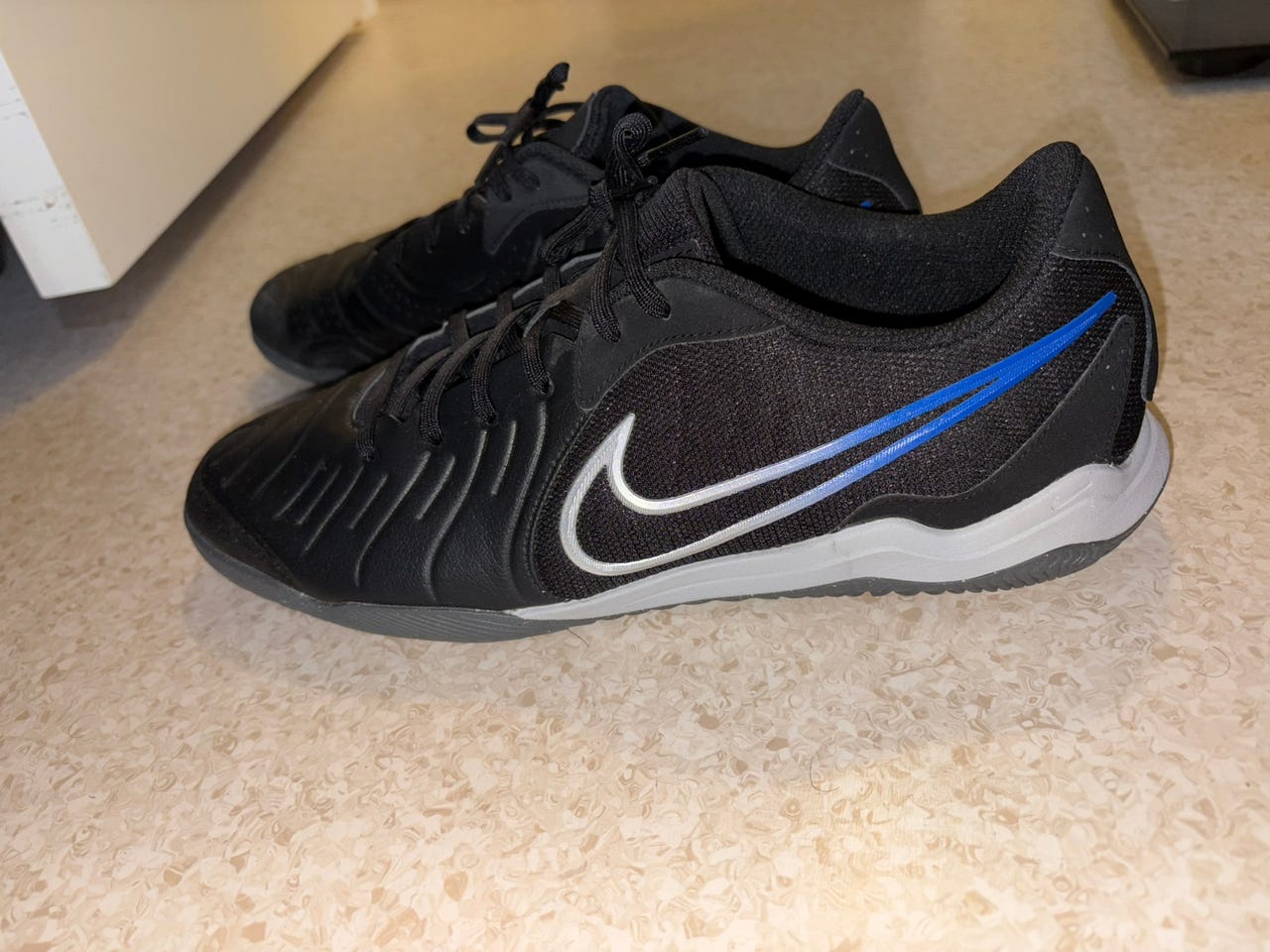 Nike Tiempo FlyTouch Lite innesko – str. 45 | FINN-torget