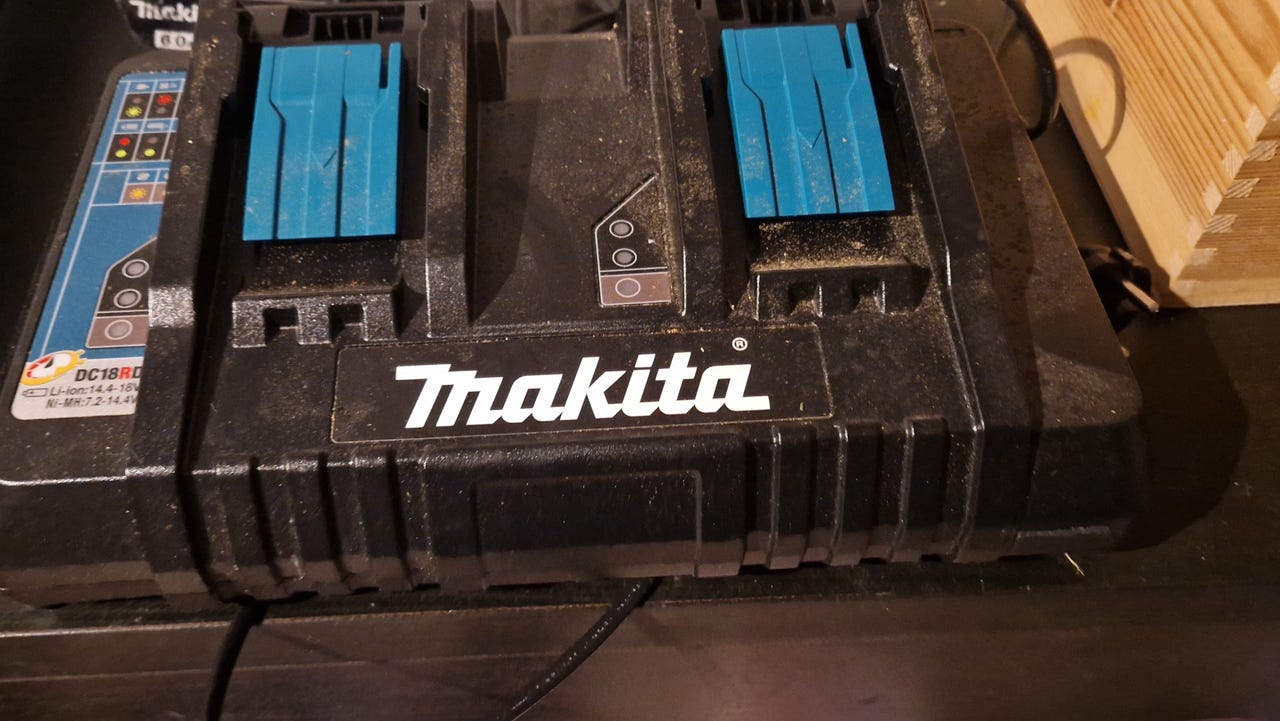 Dobbelt lader fra Makita | FINN-torget