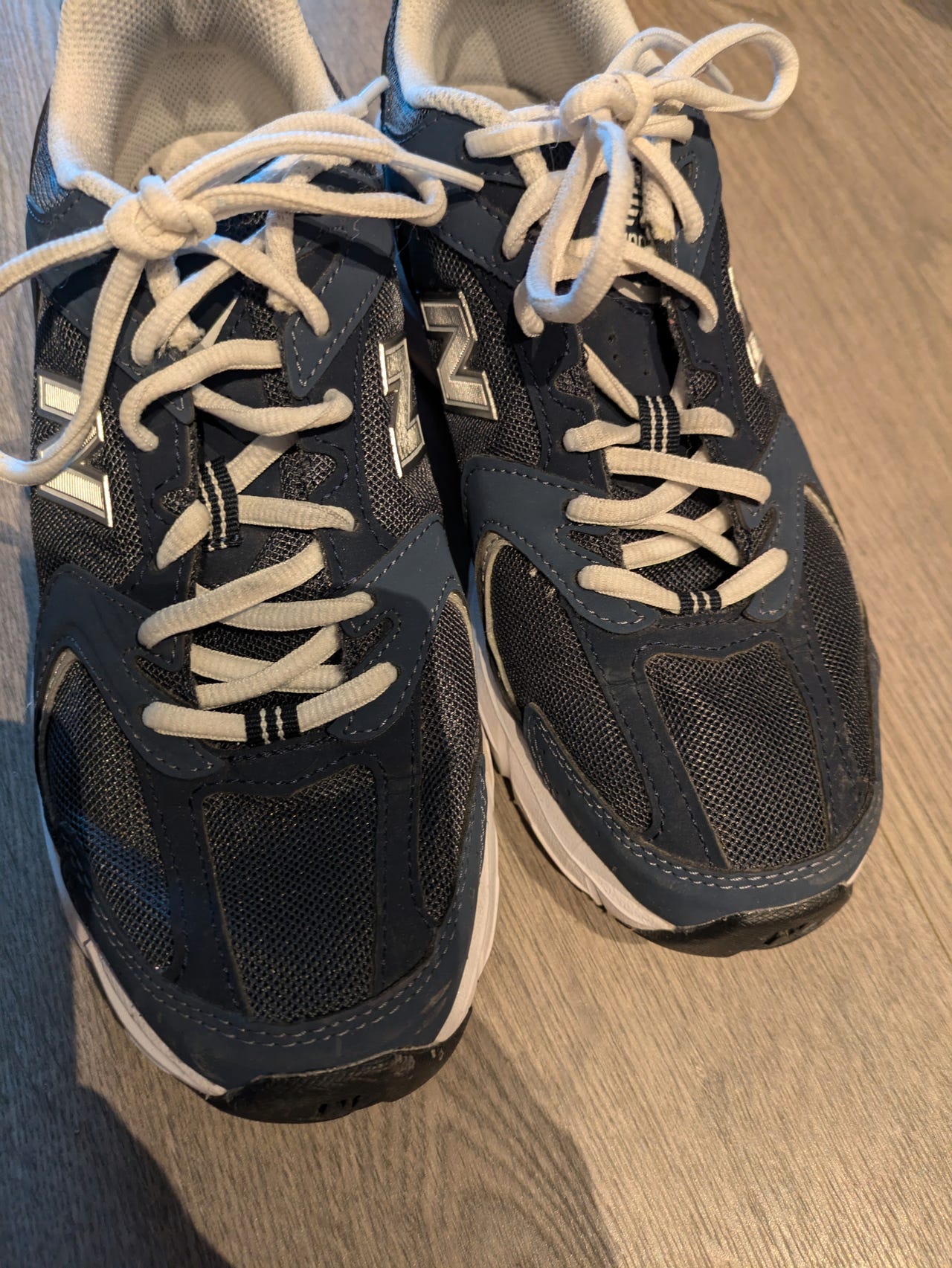 New Balance sko lite brukt str 39 1/2 mørkeblå selgesbillig | FINN-torget