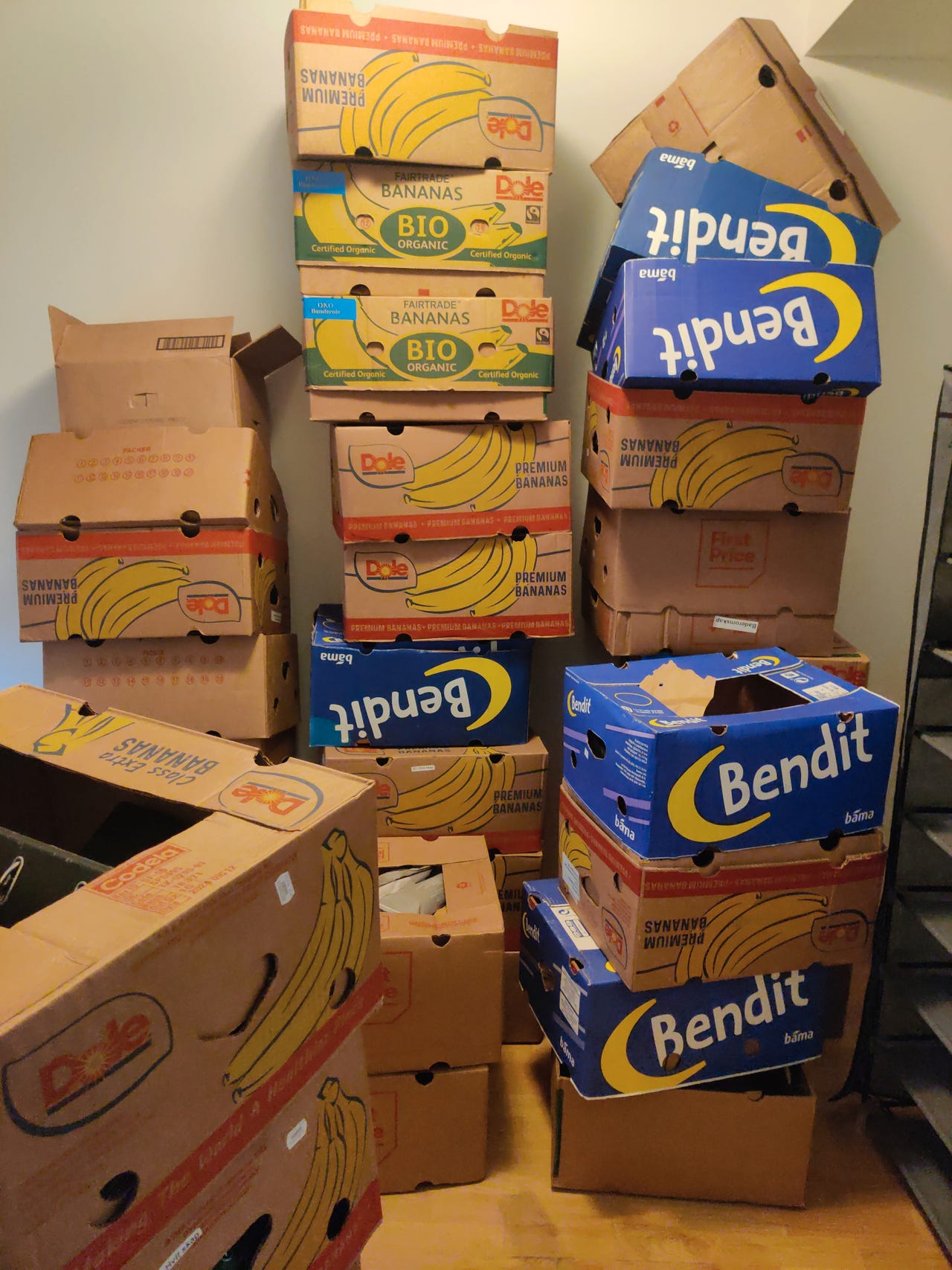 Flytteesker bananesker gis bort | FINN-torget