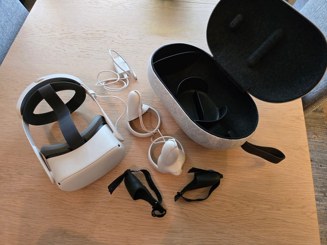 Oculus Quest 2 64GB med MYE ekstrautstyr/oppgraderinger | FINN-torget