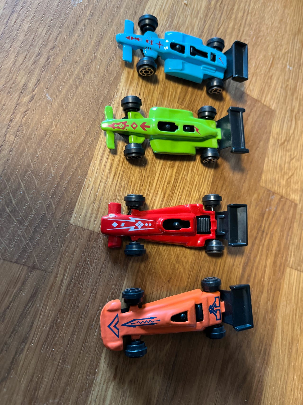 Leker Formel 1 Biler Sett med 4 Farger | FINN-torget