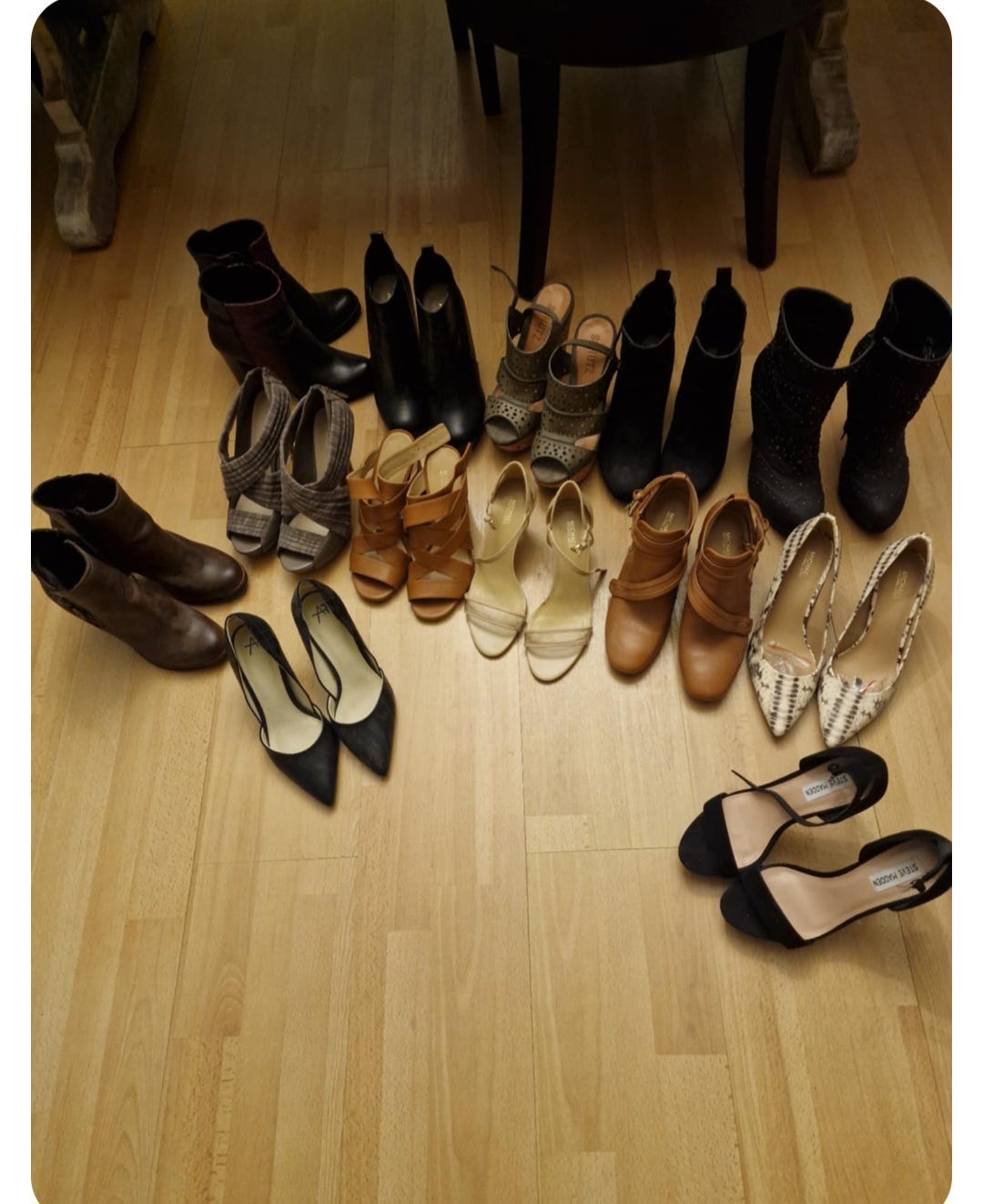 Skopakke med merke sko. Svært lite brukt og flere aldri brukt | FINN-torget