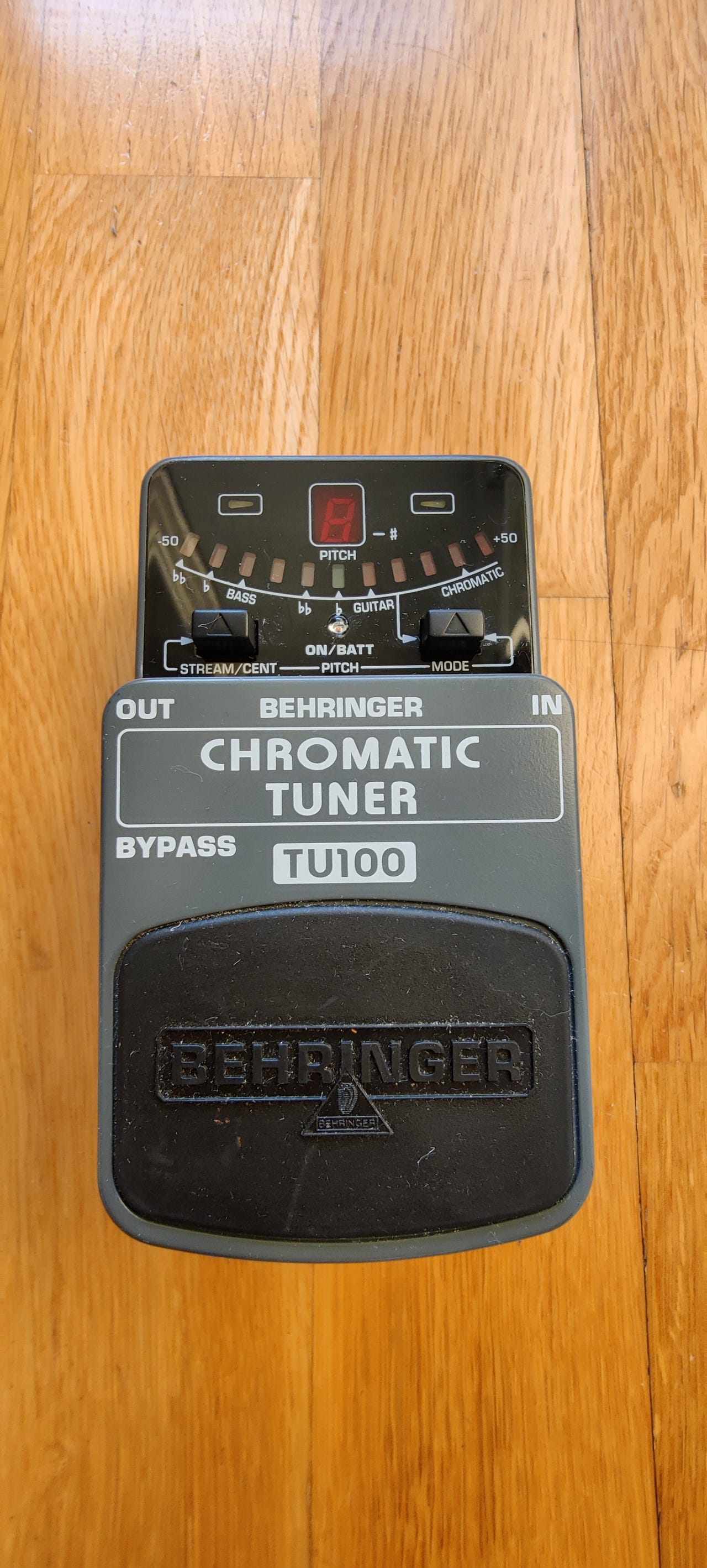 Behringer TU100 Chromatic Tuner Gitarpedal | FINN-torget