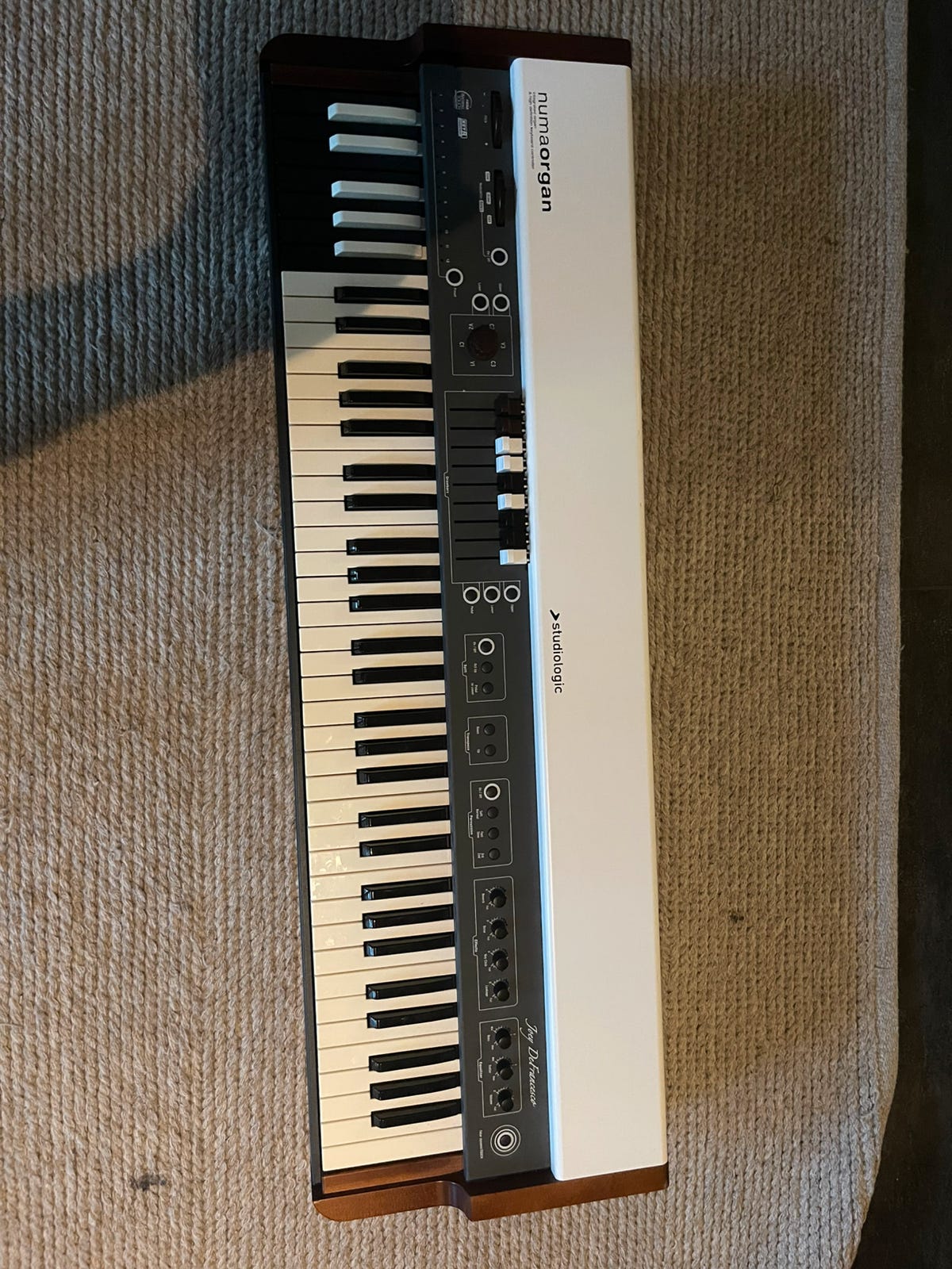 Numa Organ Studiologic | FINN-torget