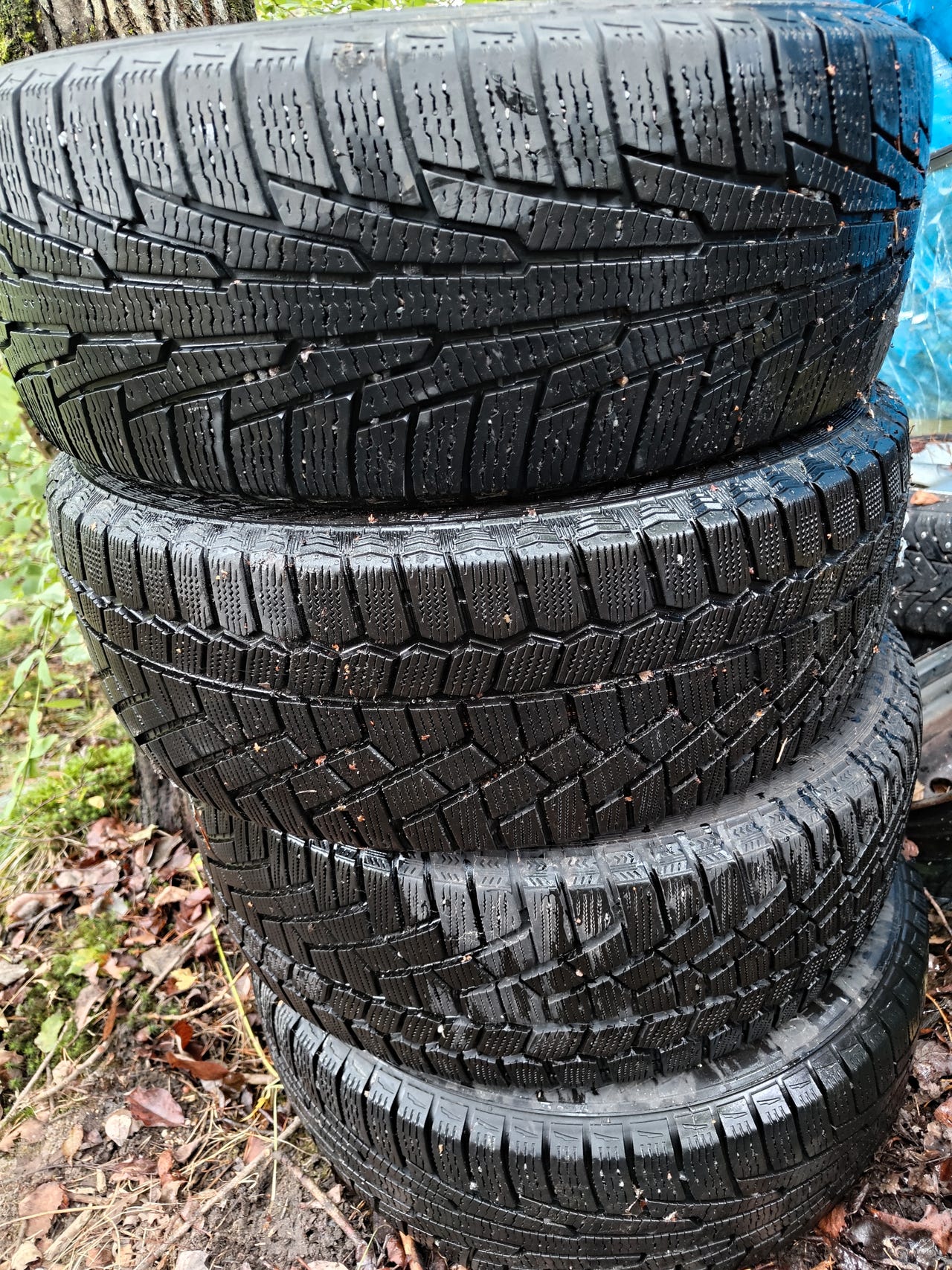 Vinterdekk piggfrie 215/55R17 | FINN-torget